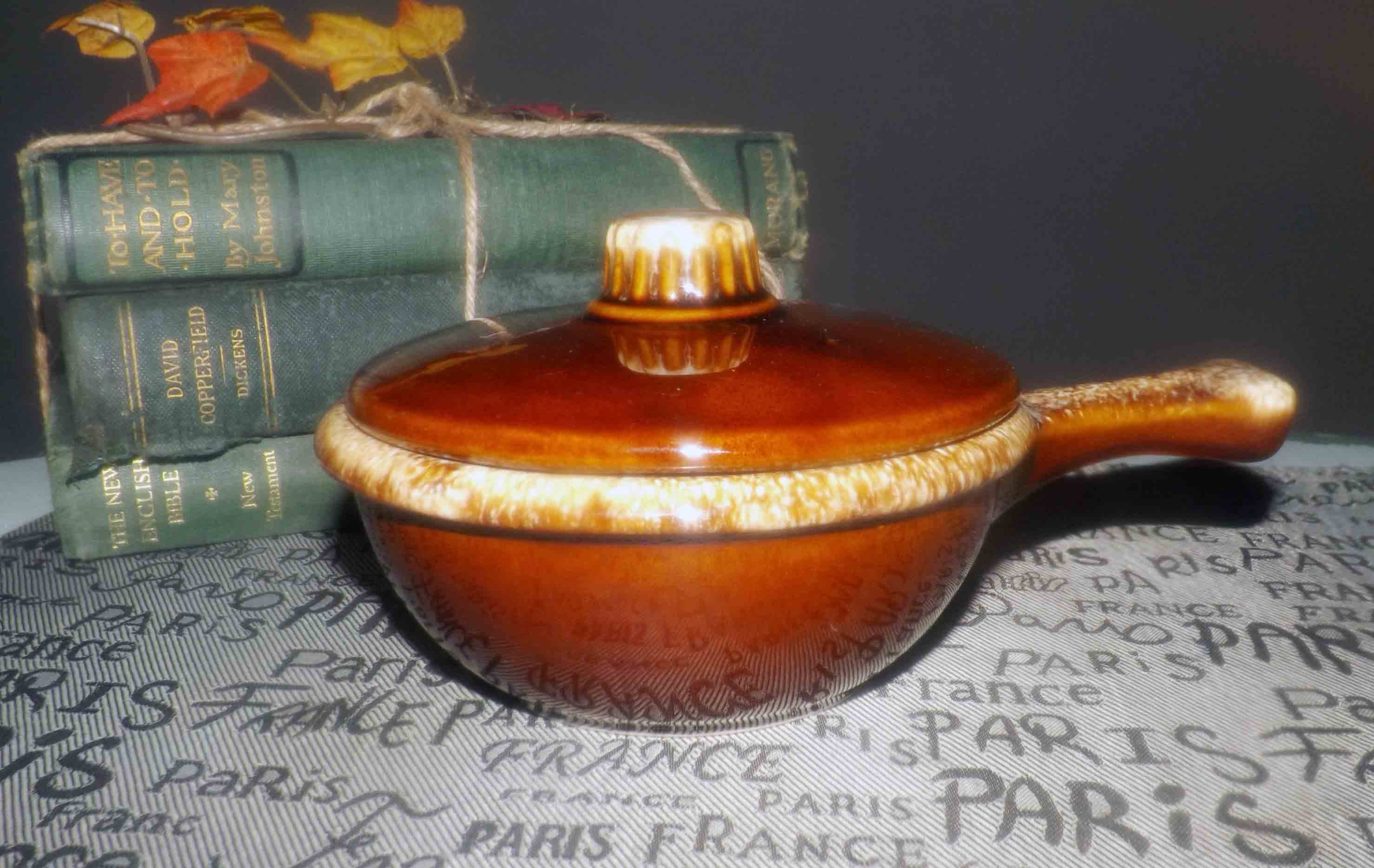 Vintage (1960s) Hull Pottery USA Brown Drip pattern covered onion soup ...