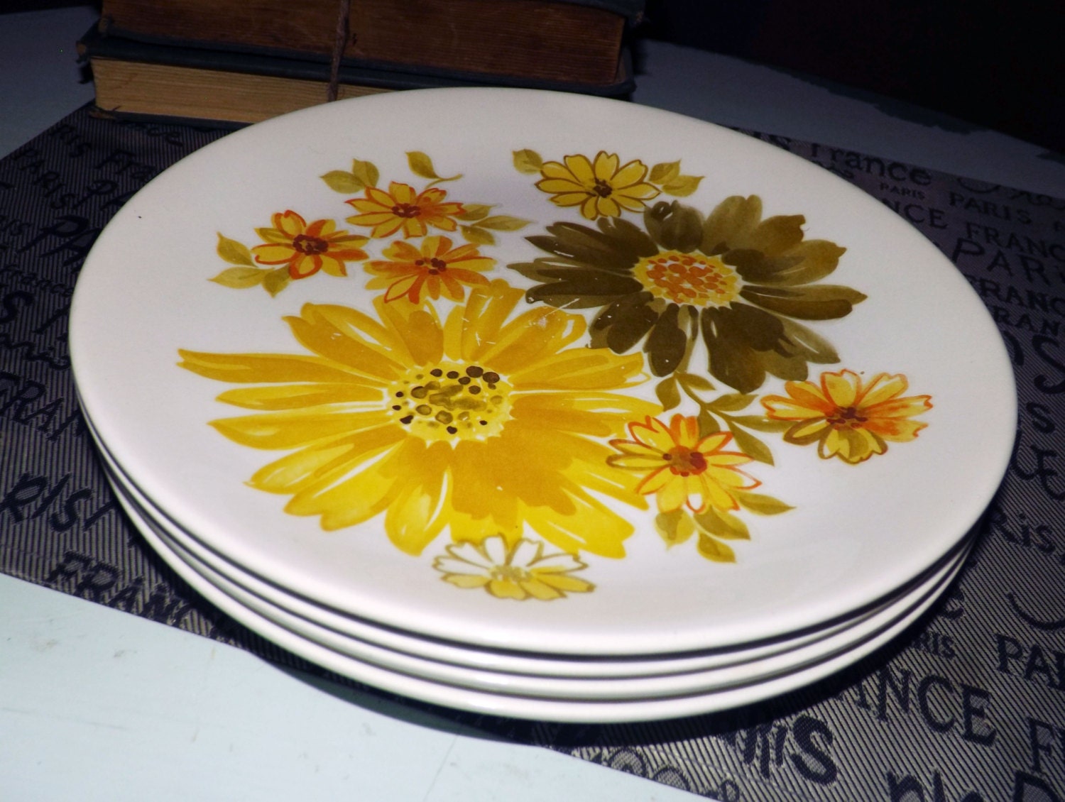 Vintage (1970s) Crown Lynn Topaz salad or side plate. Retro flower ...