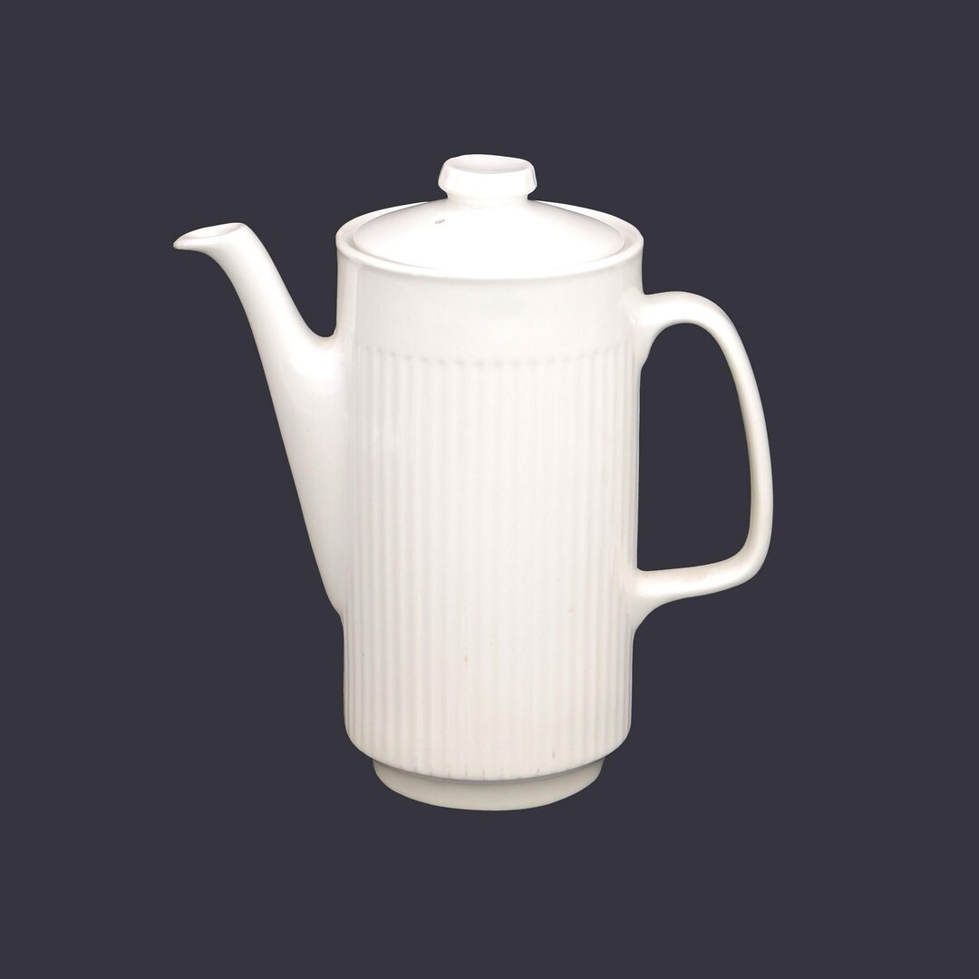 Vintage Johnson Brothers Athena Six-cup Teapot Made in England. Flaw ...