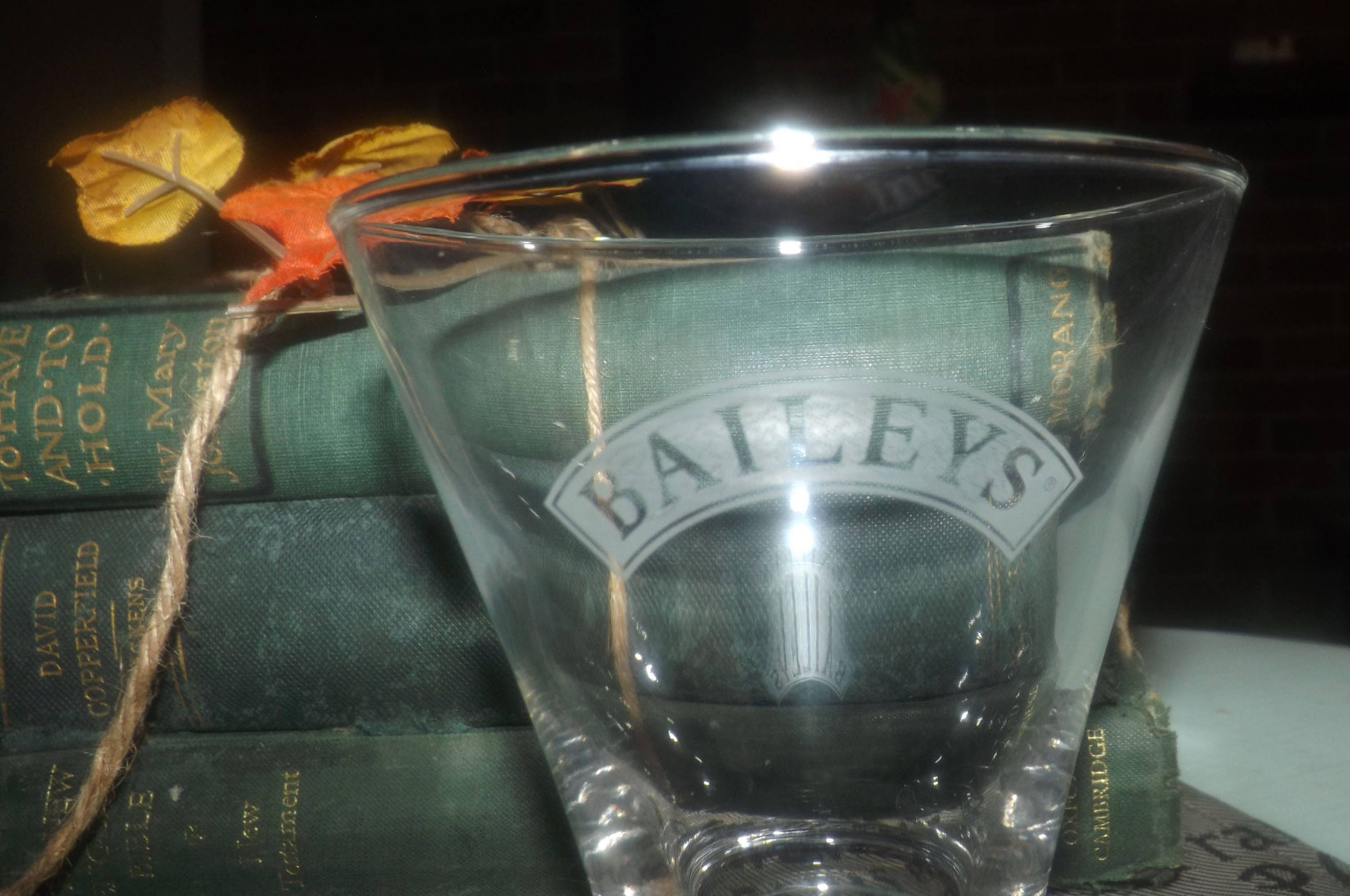 Vintage (1990s) Baileys Irish Cream tulip-shaped, footed glass. Etched ...