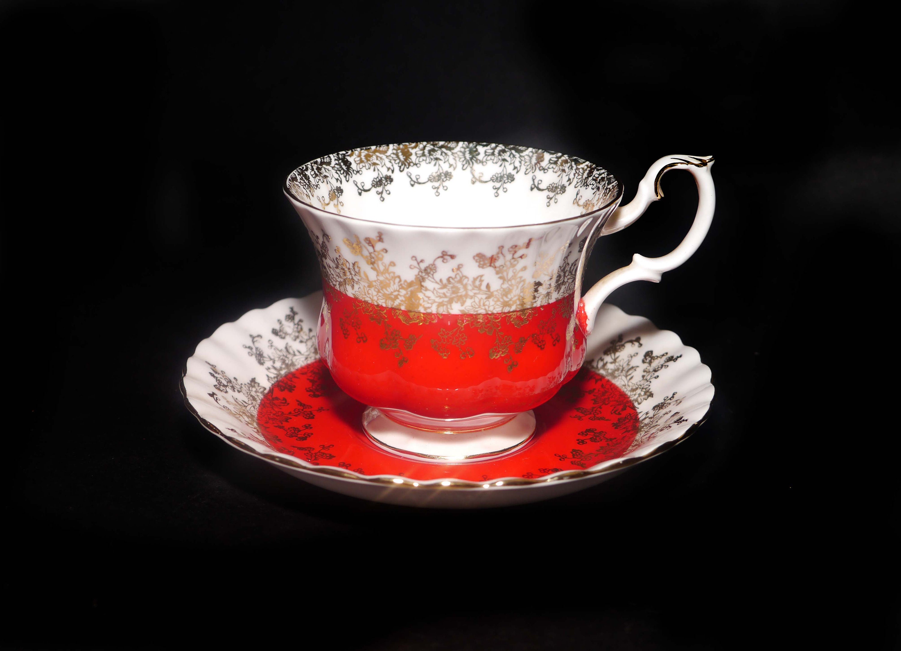 Vintage (1980s) Royal Albert Regal Series 4396 maroon and gold filigree ...