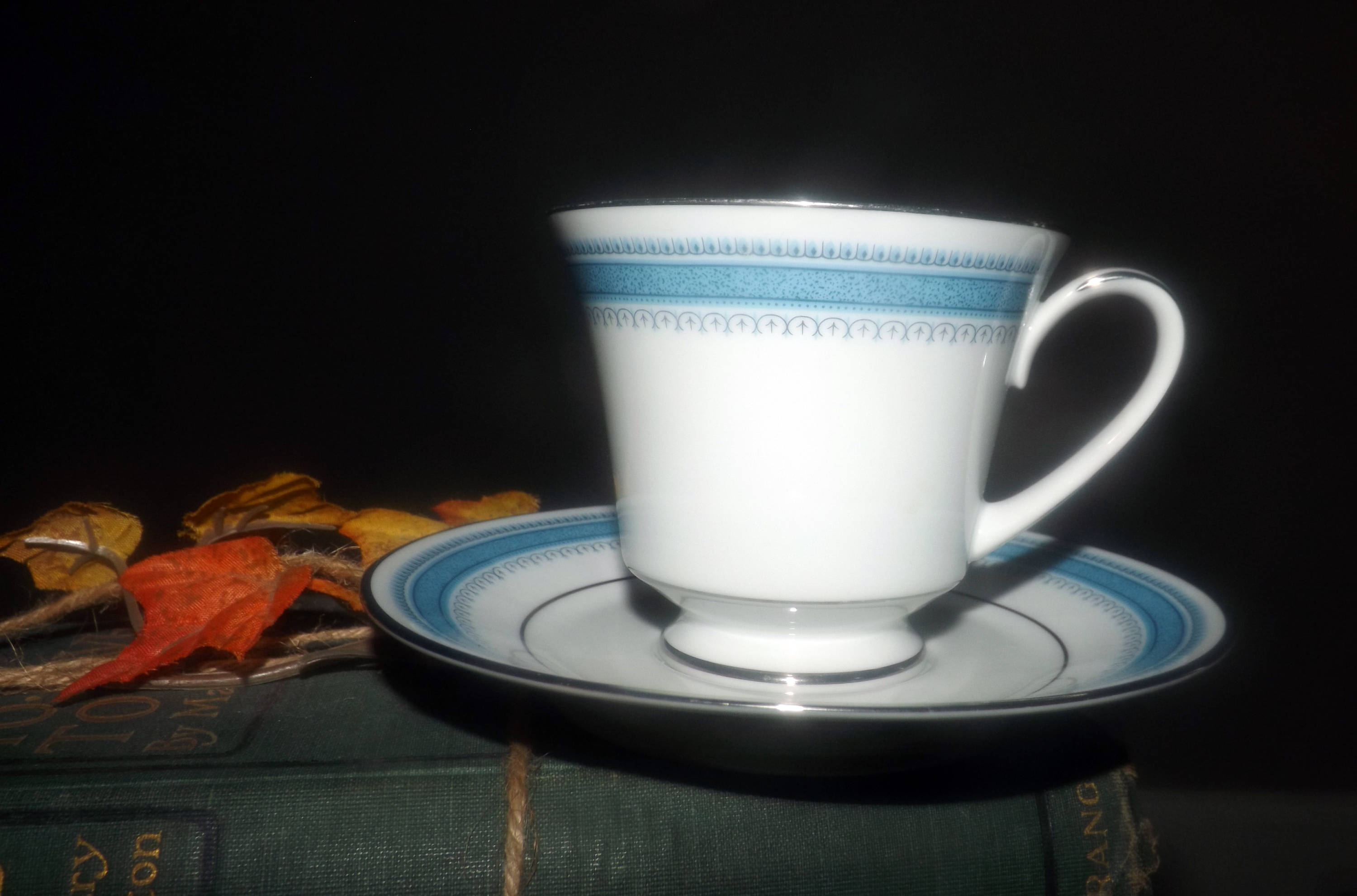 Vintage (1980s) Noritake Pembroke pattern 2892 tea set (footed cup with ...