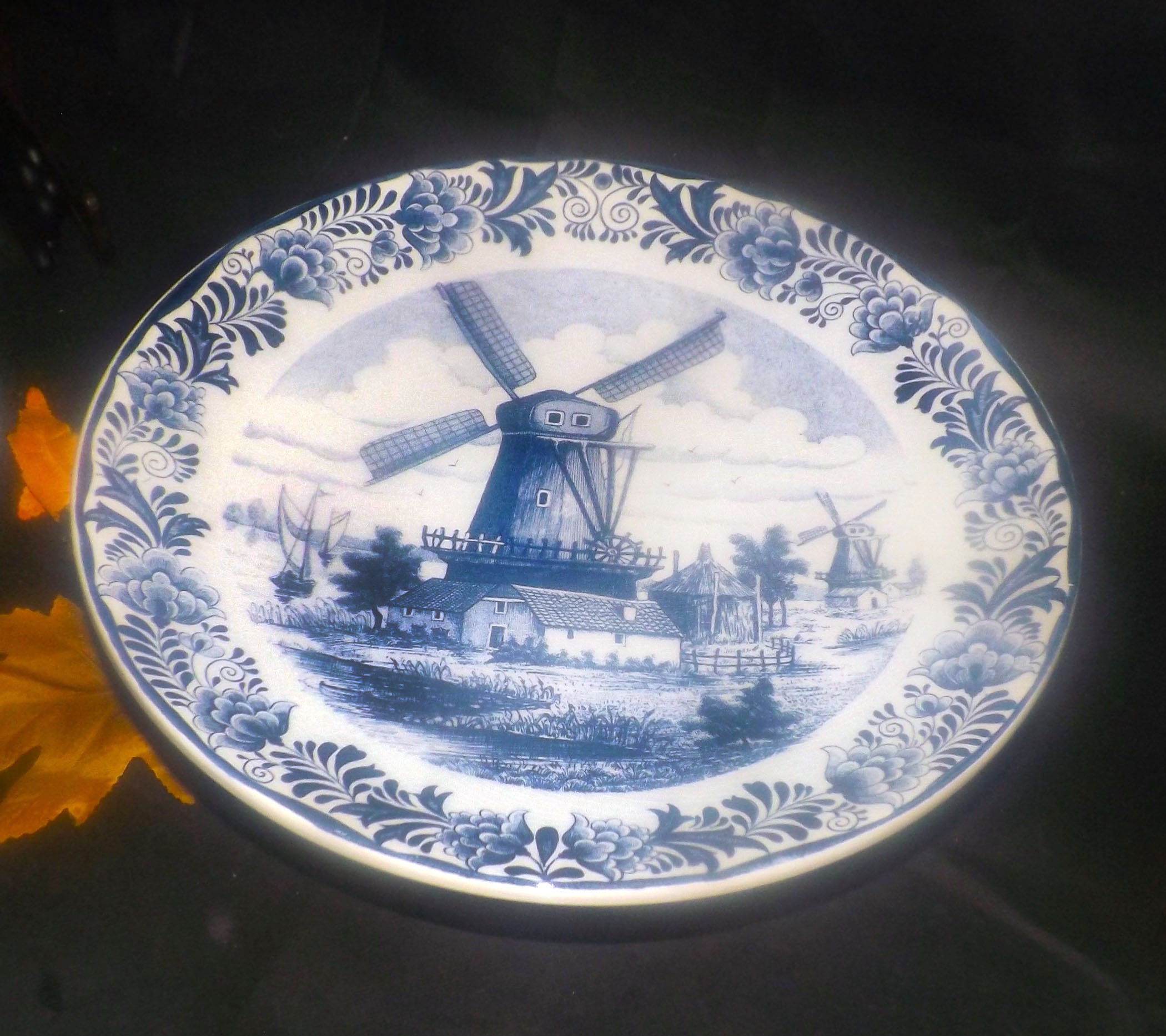 Vintage (1960s) Delfts Blauw Chemkefa hand-painted blue-and-white wall ... Vintage (1960s) Delfts Blauw Chemkefa hand-painted blue-and-white wall ...