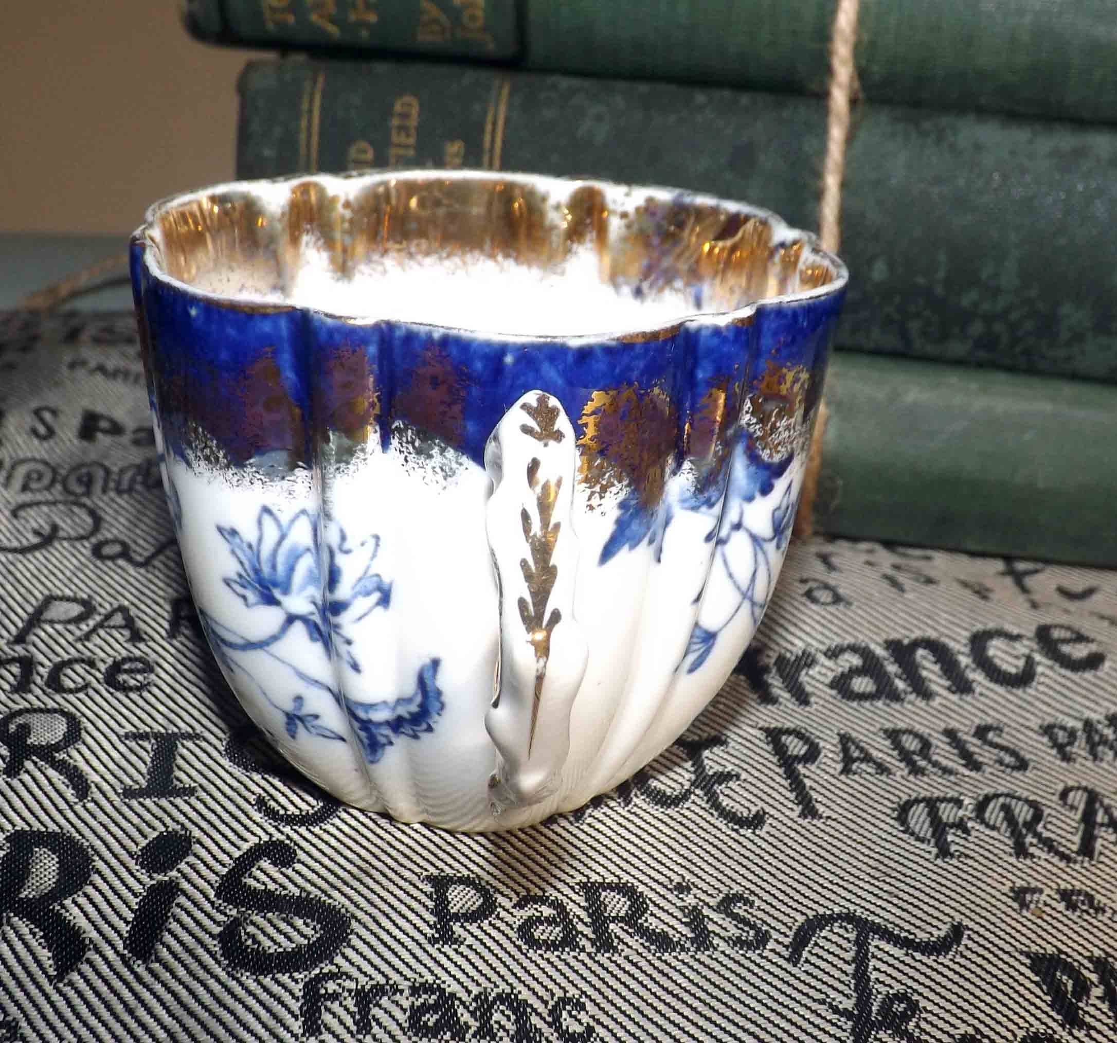 Antique (1840 - 1890) Aynsley hand-painted flow-blue tea cup. Pattern ...