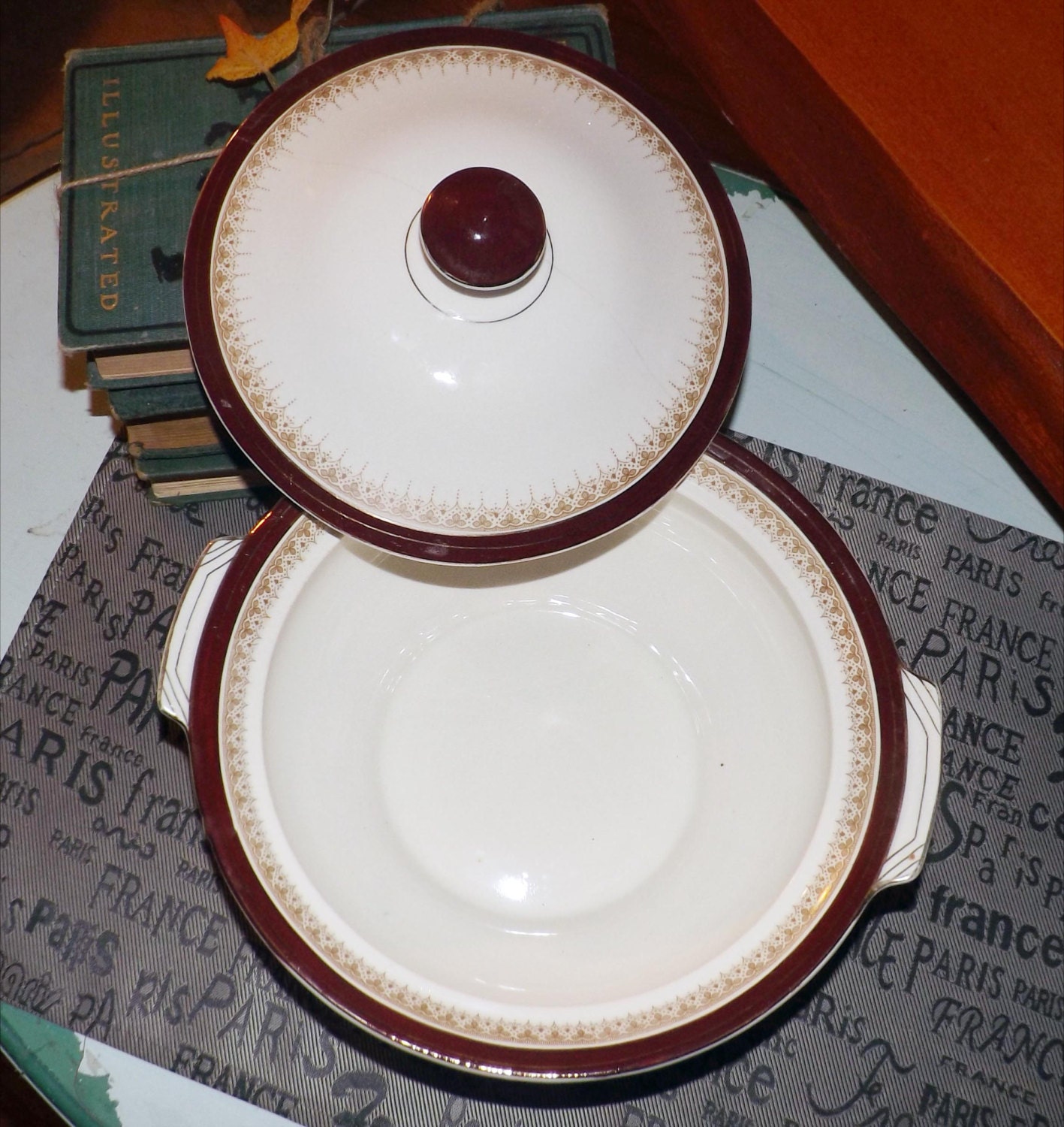 Early mid-century (1940s) Alfred Meakin Royal Wembley covered vegetable ...