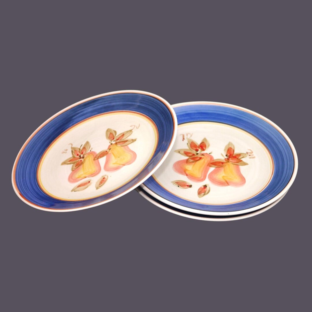 Vintage Gibson Designs GID333 Dinner Plates. Central Pears, Blue Rims ...