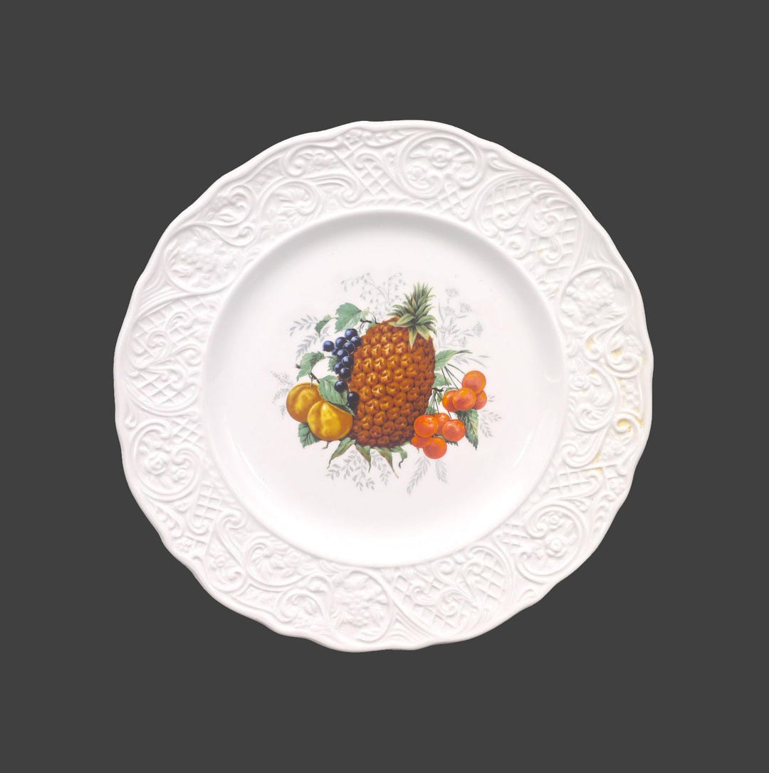 Simpsons Potters SIM14 Luncheon Plate. Old English Marlborough ...
