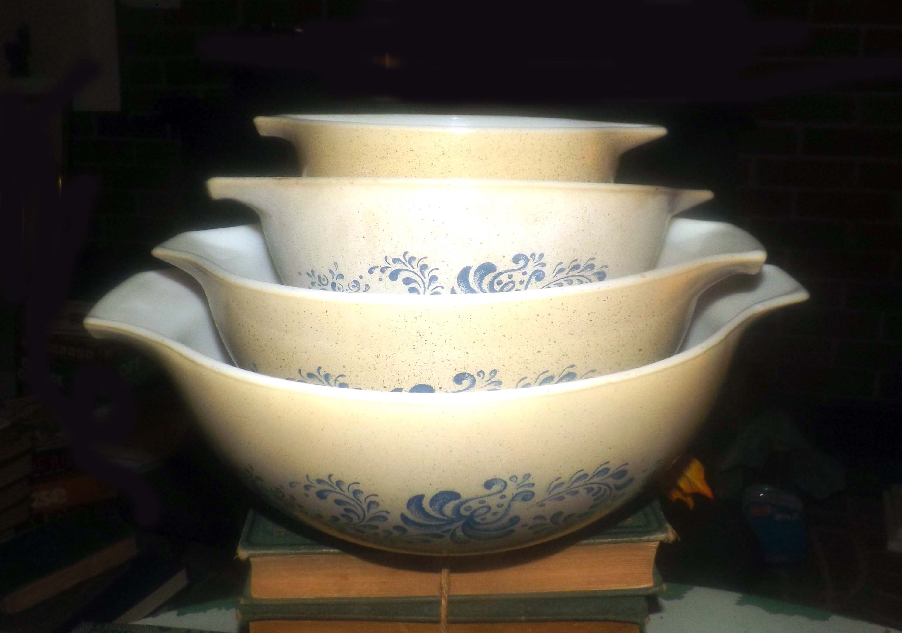 Four Pyrex Homestead Cinderella Mixing Bowls Set Made in USA. - Etsy Canada