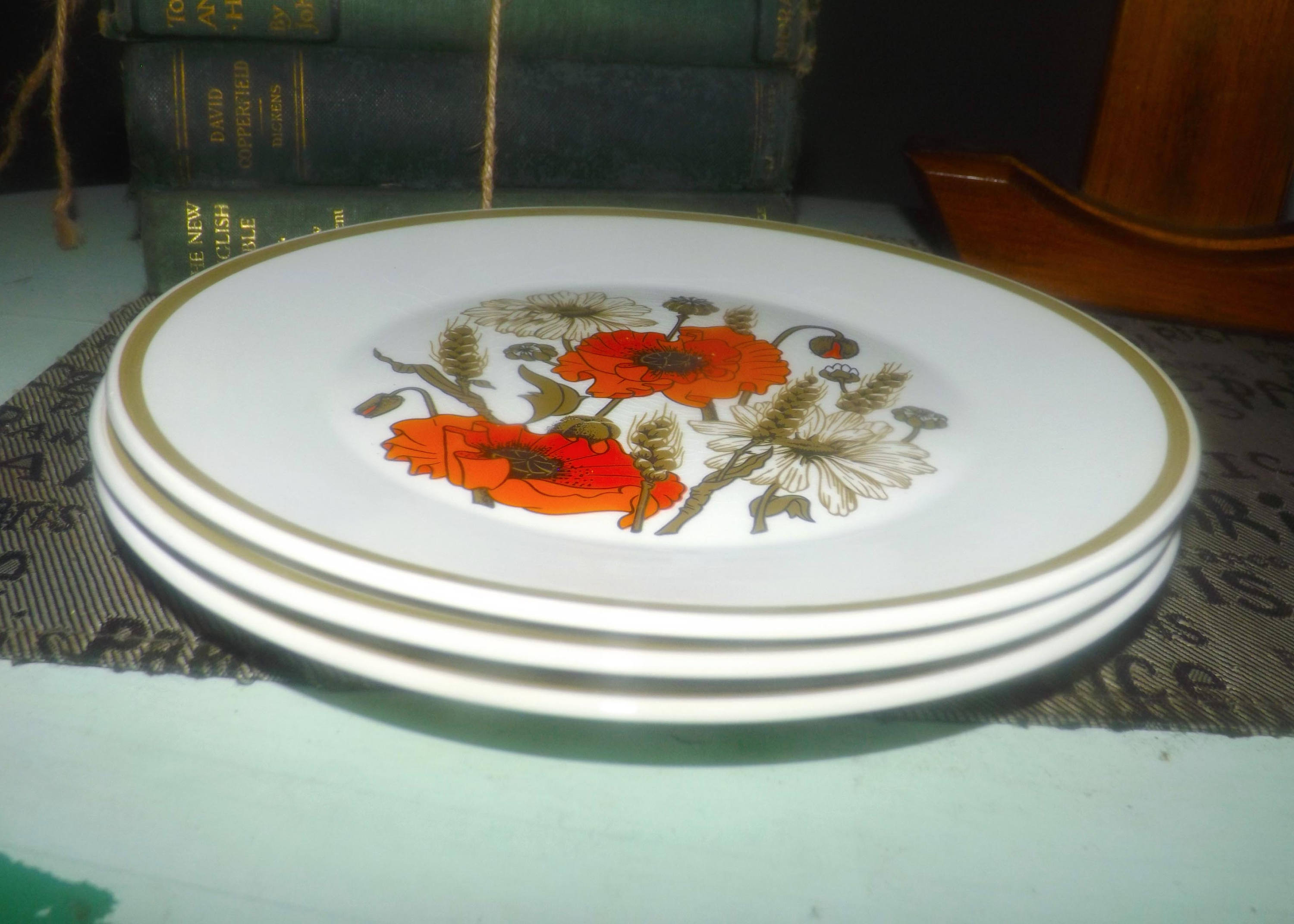 Vintage (1960s) J&G Meakin Poppy salad or side plate. Retro flower ...