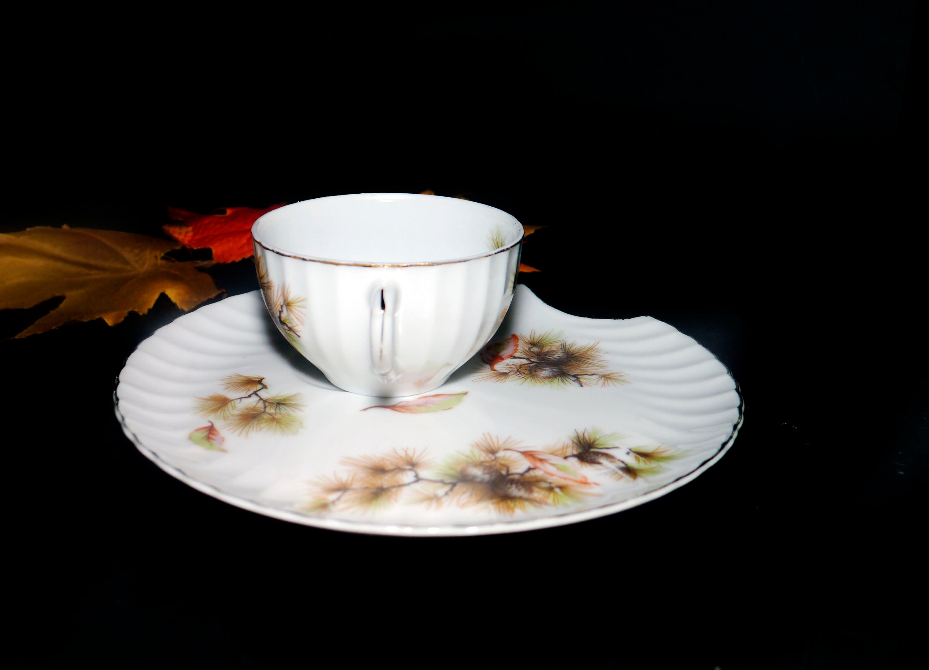 Fine Translucent China Japan Pine Tree snack set. Oyster shell plate ...