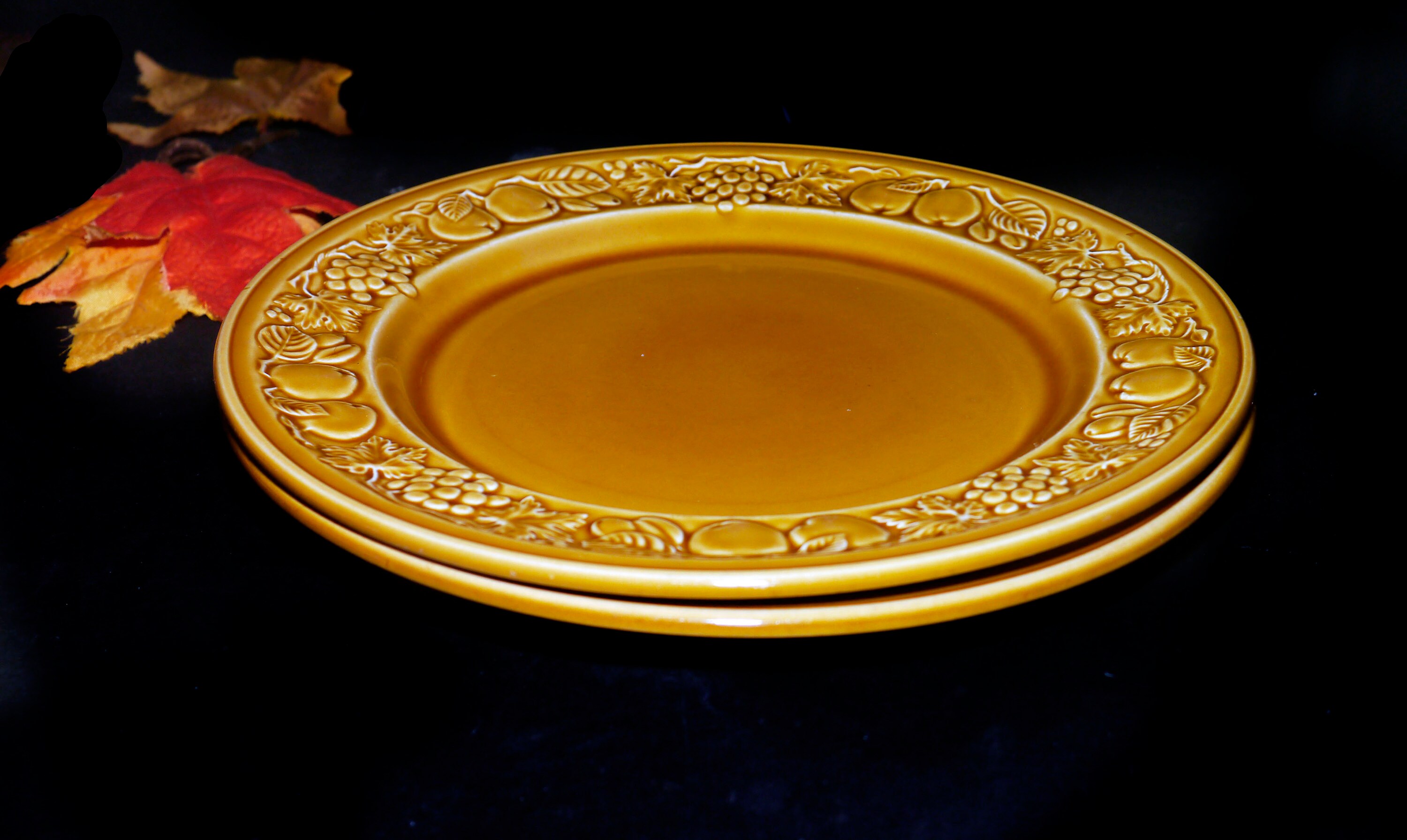 Pair of Royal Worcester Honey Orchard large dinner plates. Crown Ware ...