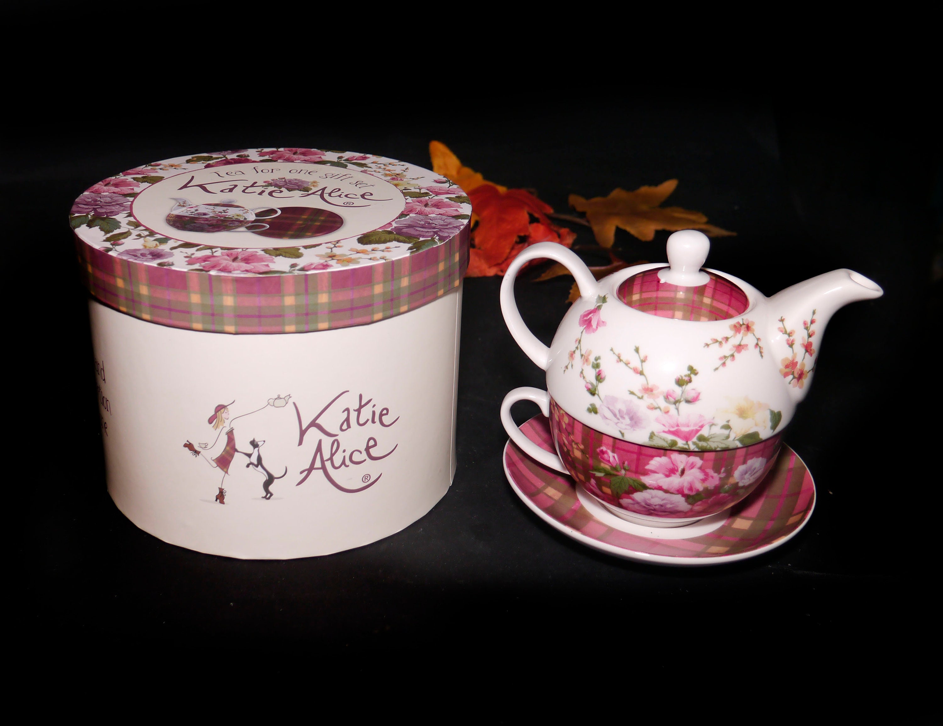 Katie Alice Highland Fling Tea-for-One gift set. Teapot, lid, stackable ...