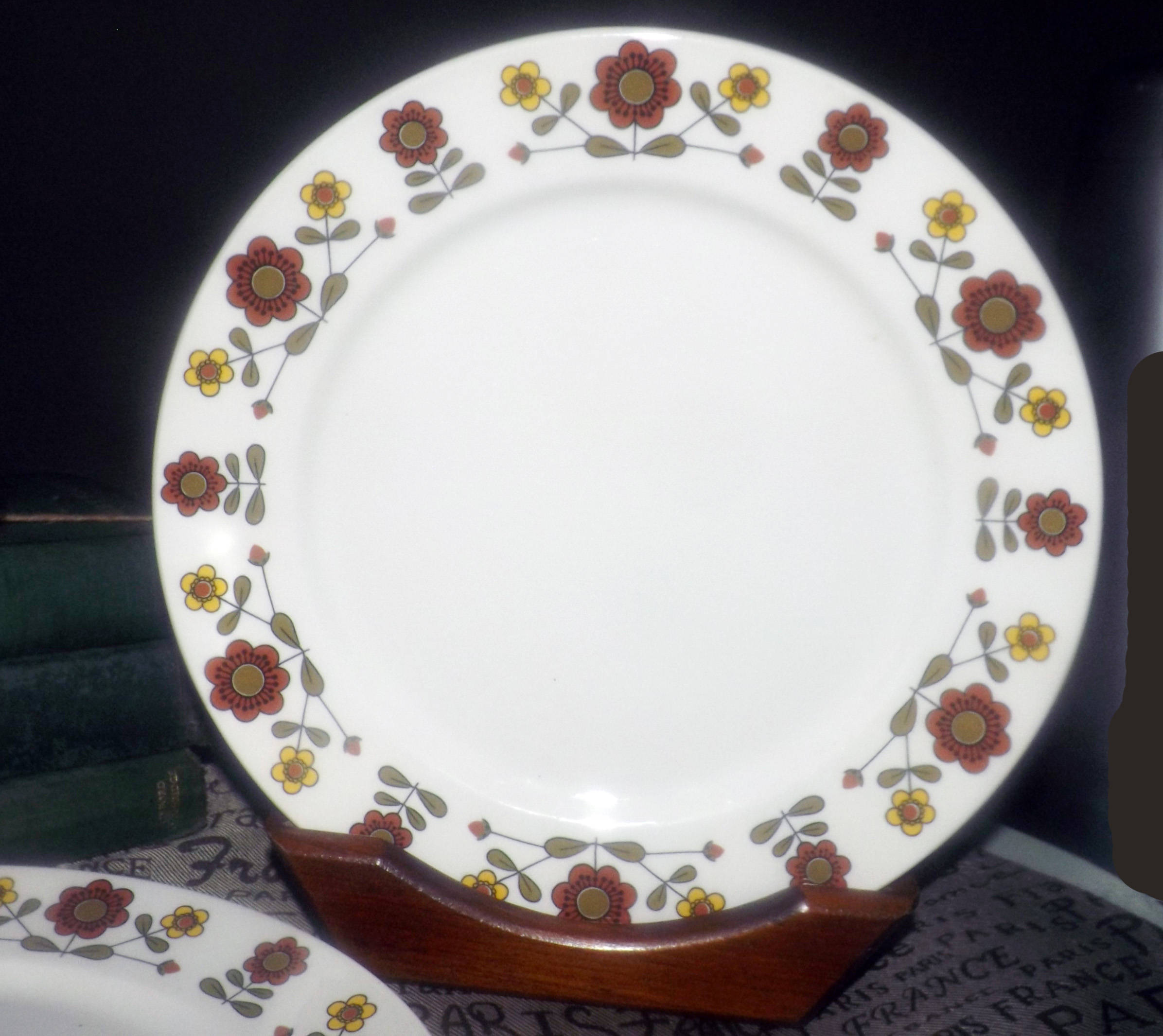 Vintage (1970s) Grindley Hotelware 10-72 dinner plate. Duraline ...