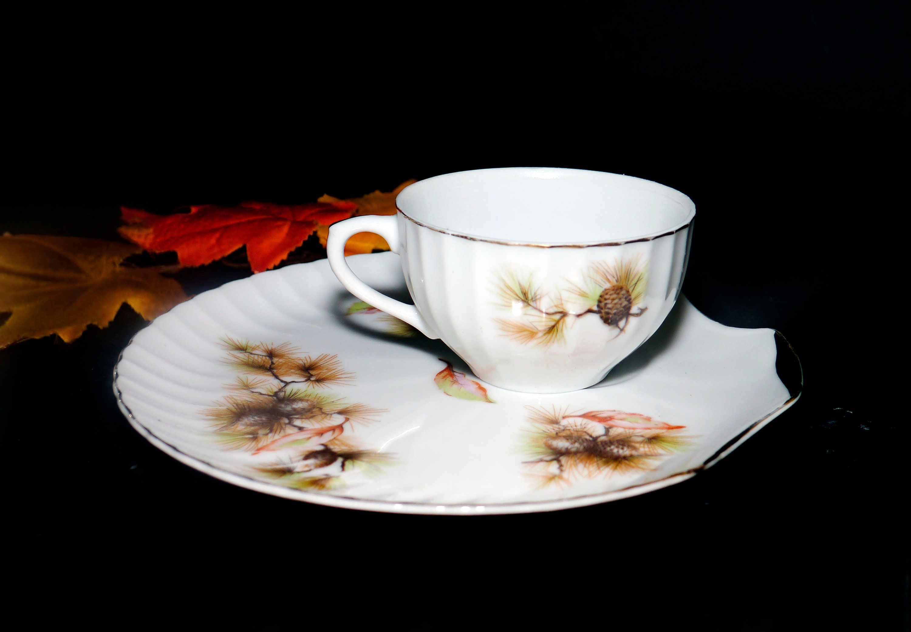 Fine Translucent China Japan Pine Tree snack set. Oyster shell plate ...