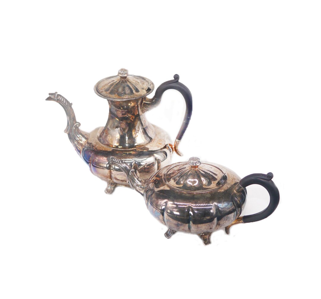 Lipman Brothers Marlboro Old English Silver-plated Six-cup Coffee Pot ...