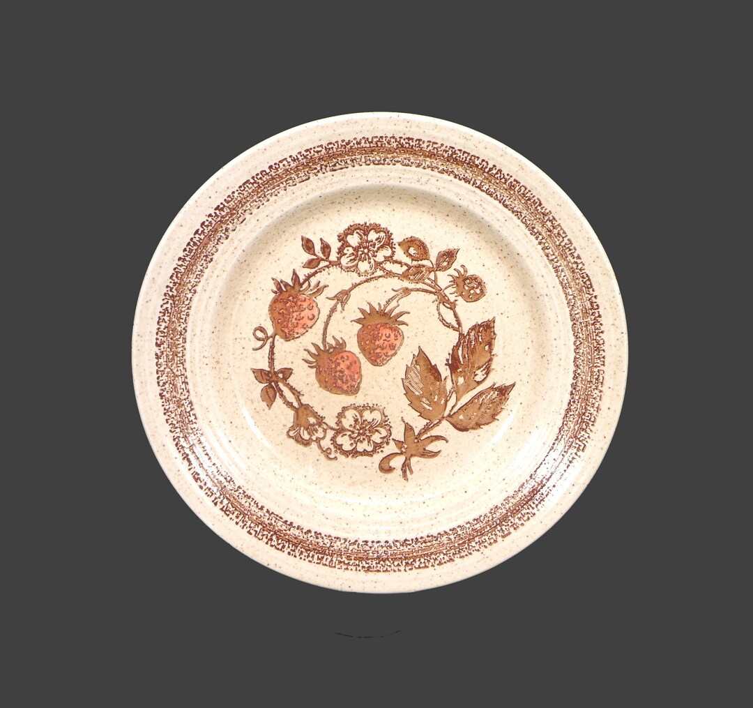 Churchill China Wild Strawberry Stoneware Luncheon Plate. Homespun ...