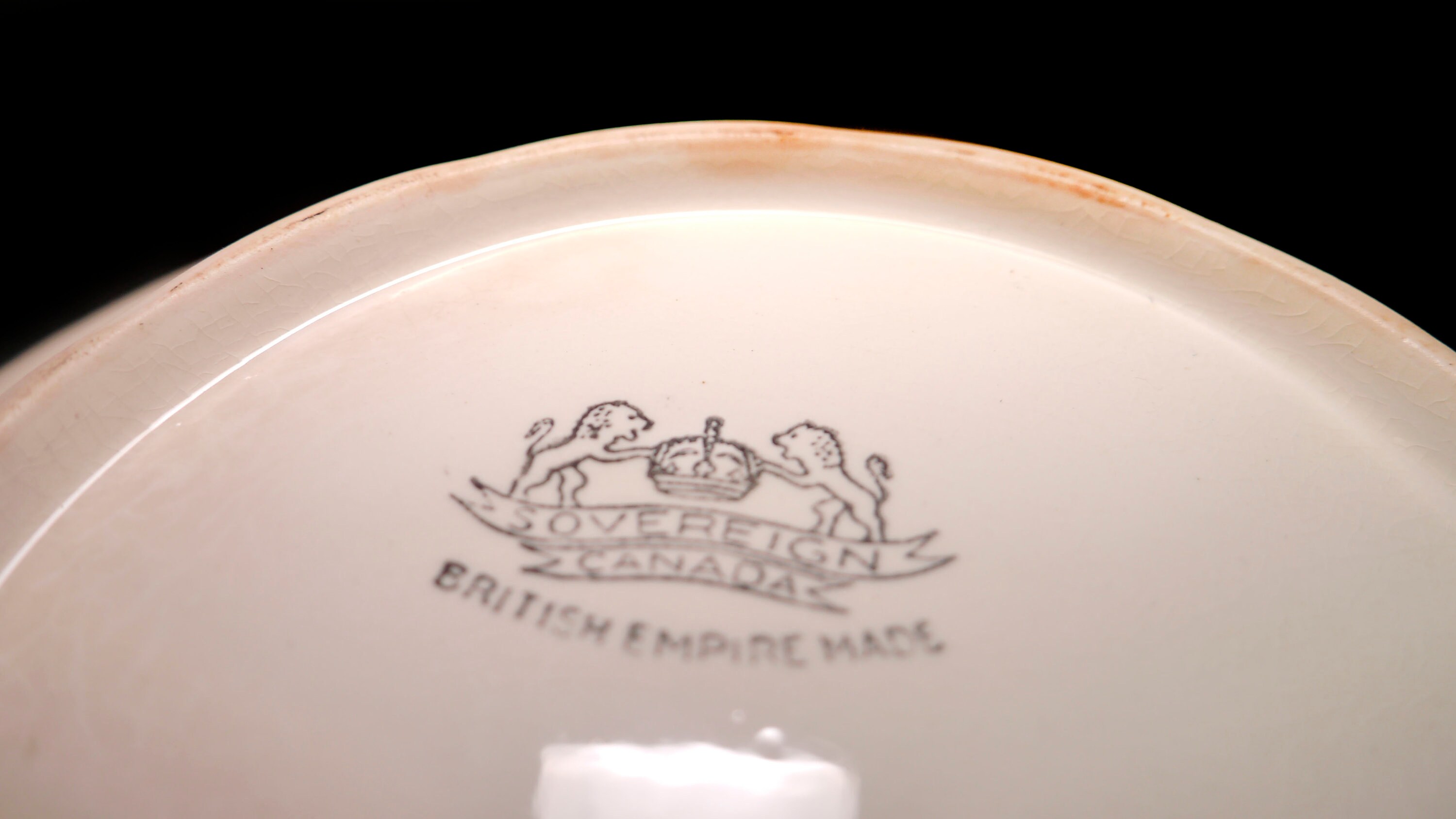 Sovereign Potters 322-37 floral covered vegetable serving bowl. Floral ...