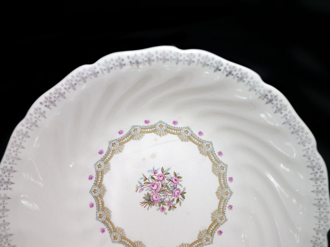 Sovereign Potters Fidelity Round Vegetable Serving Bowl. - Etsy Canada