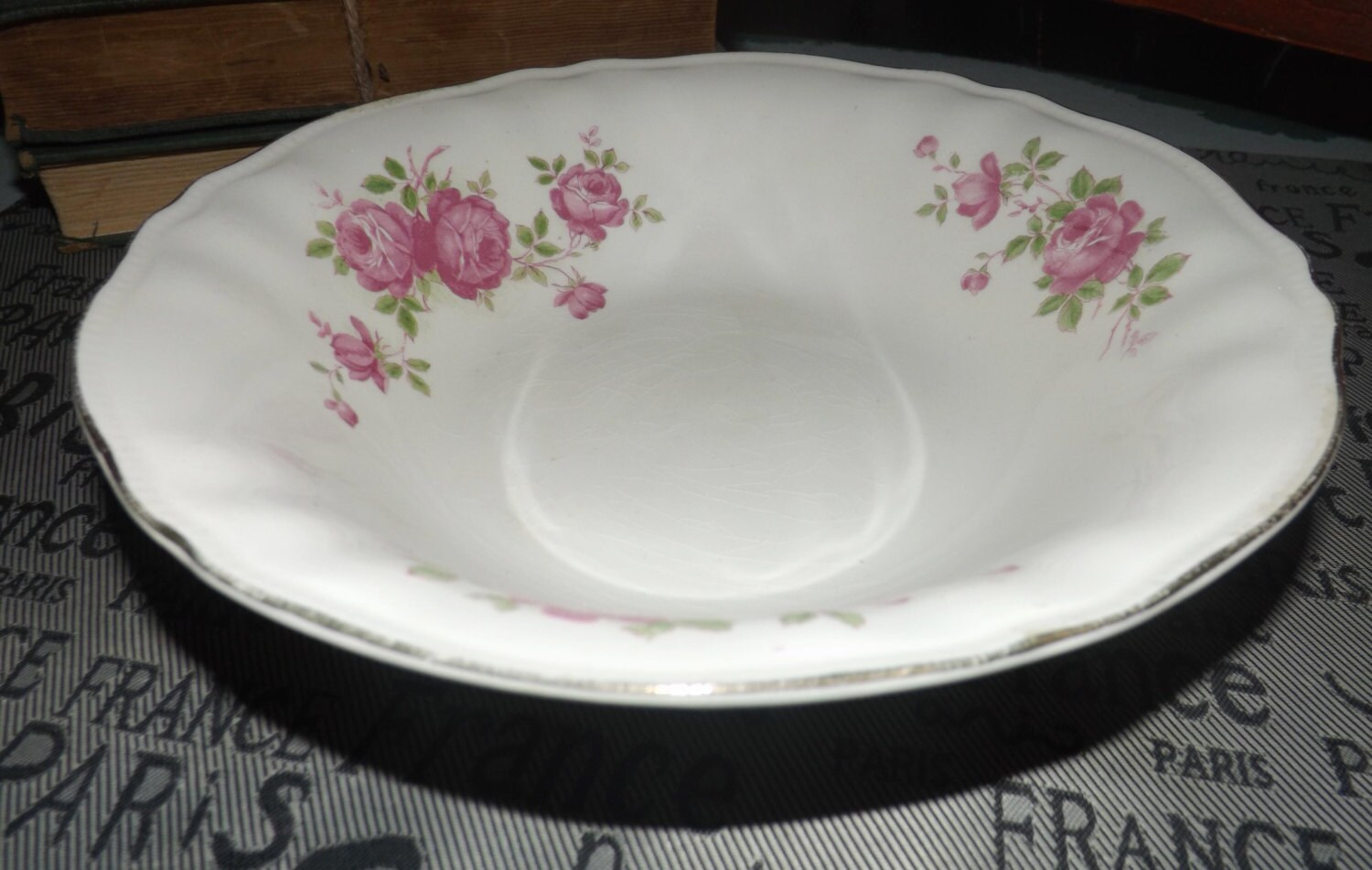 Quite vintage (1930s) British Empire Ware Devon Rose rimmed vegetable ...