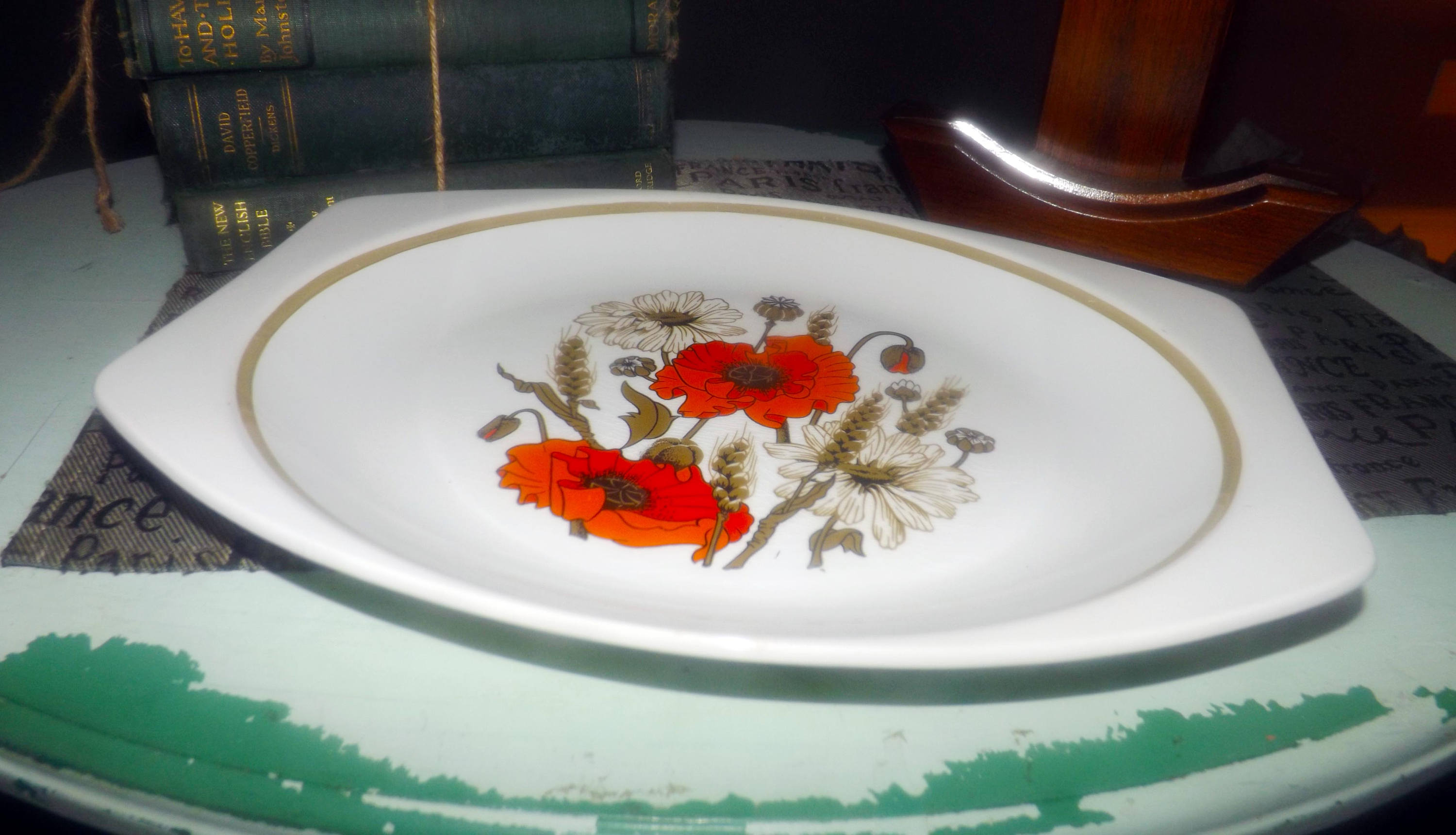 Vintage (1960s) J&G Meakin Poppy lugged vegetable platter. Retro flower ...