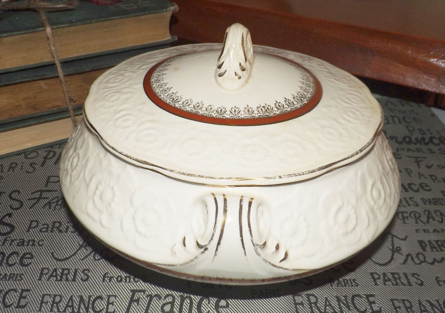 Quite vintage (1930s) Sovereign Potters Treasure O Gold pattern covered ...