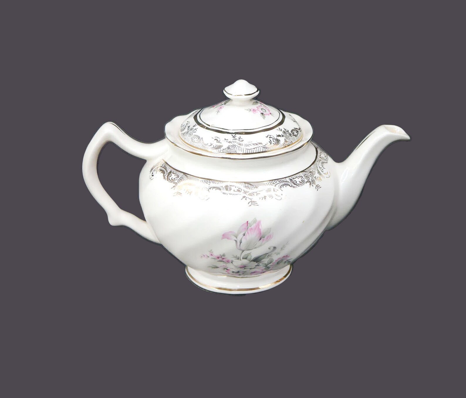 Sovereign Potters Windsor four-cup teapot.