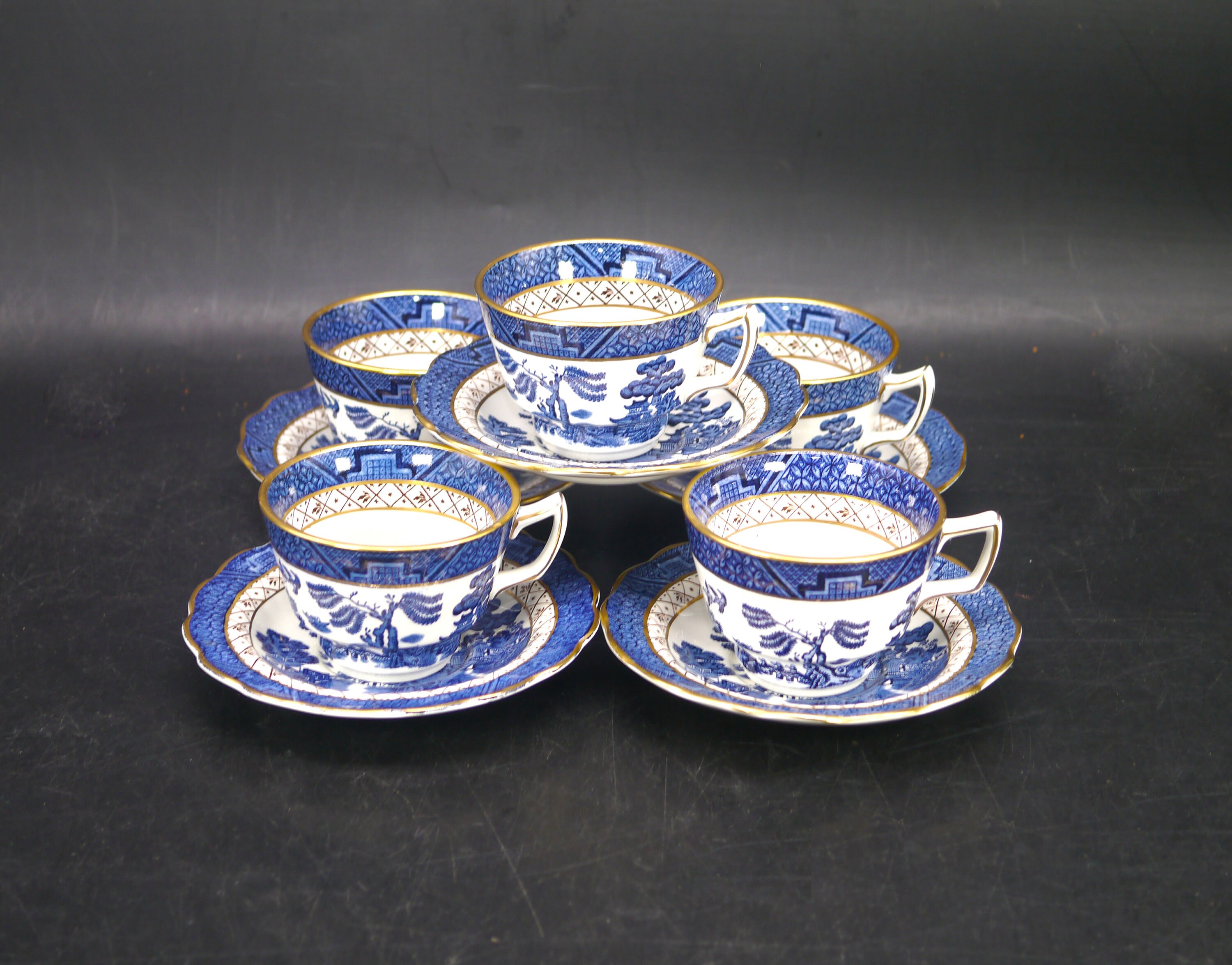 Five Booth's Real Old Willow 8025 cup and saucer sets. Classic ...