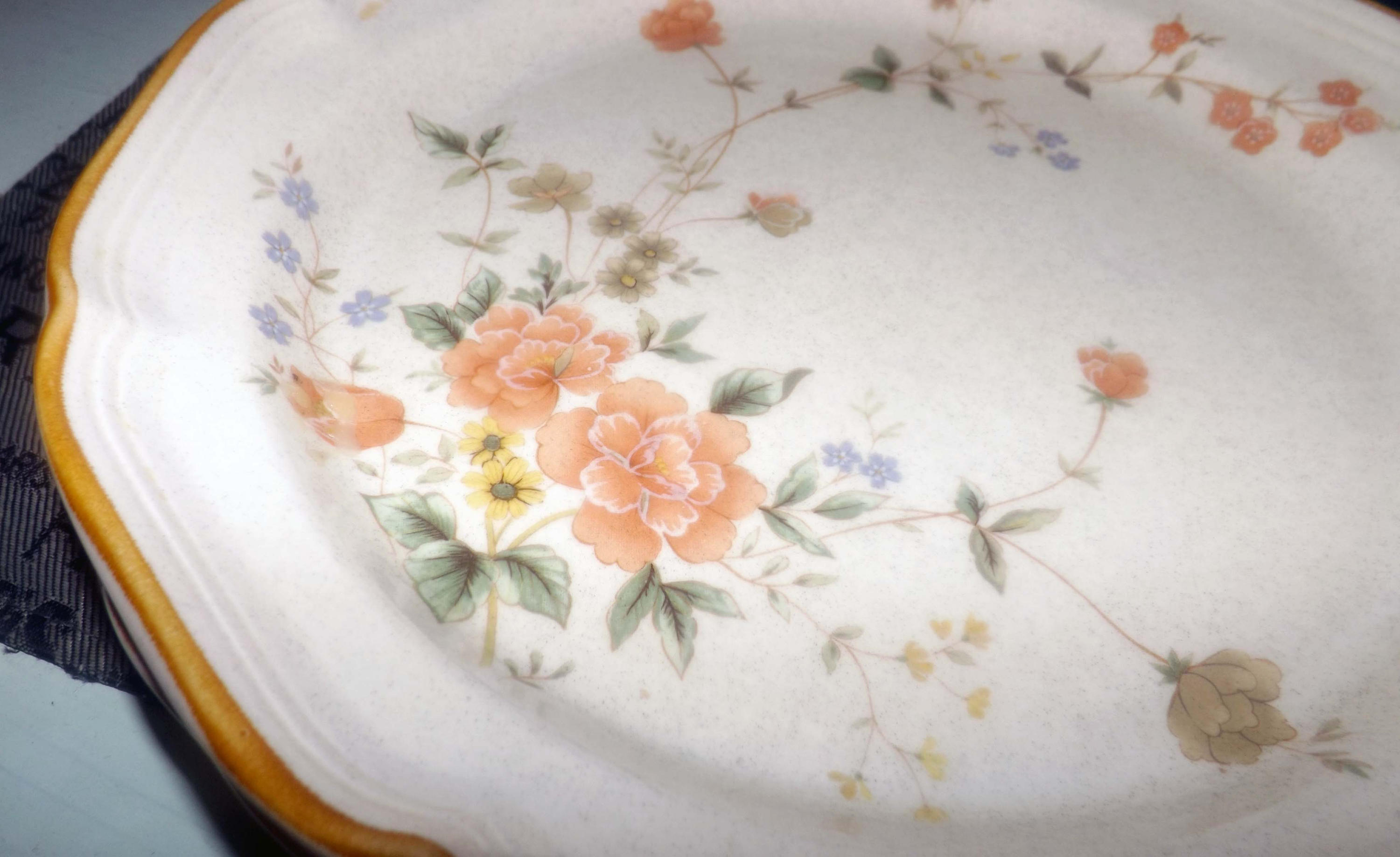 Vintage (1970s) Mikasa Silk Bouquet EC463 large dinner plate. Garden ...
