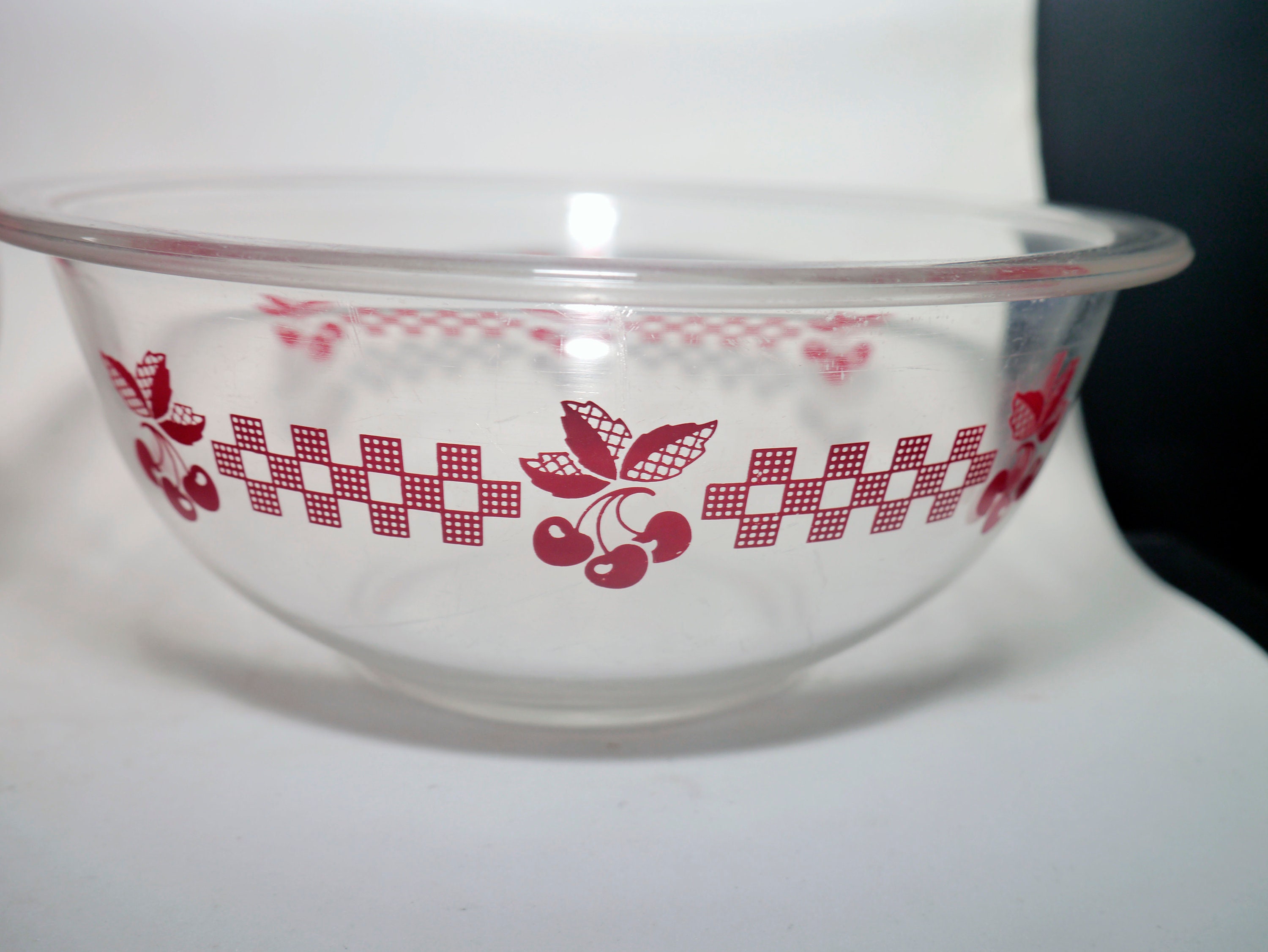 Pair of vintage (1980s) Pyrex Red Cherries glass mixing | nesting bowls ...