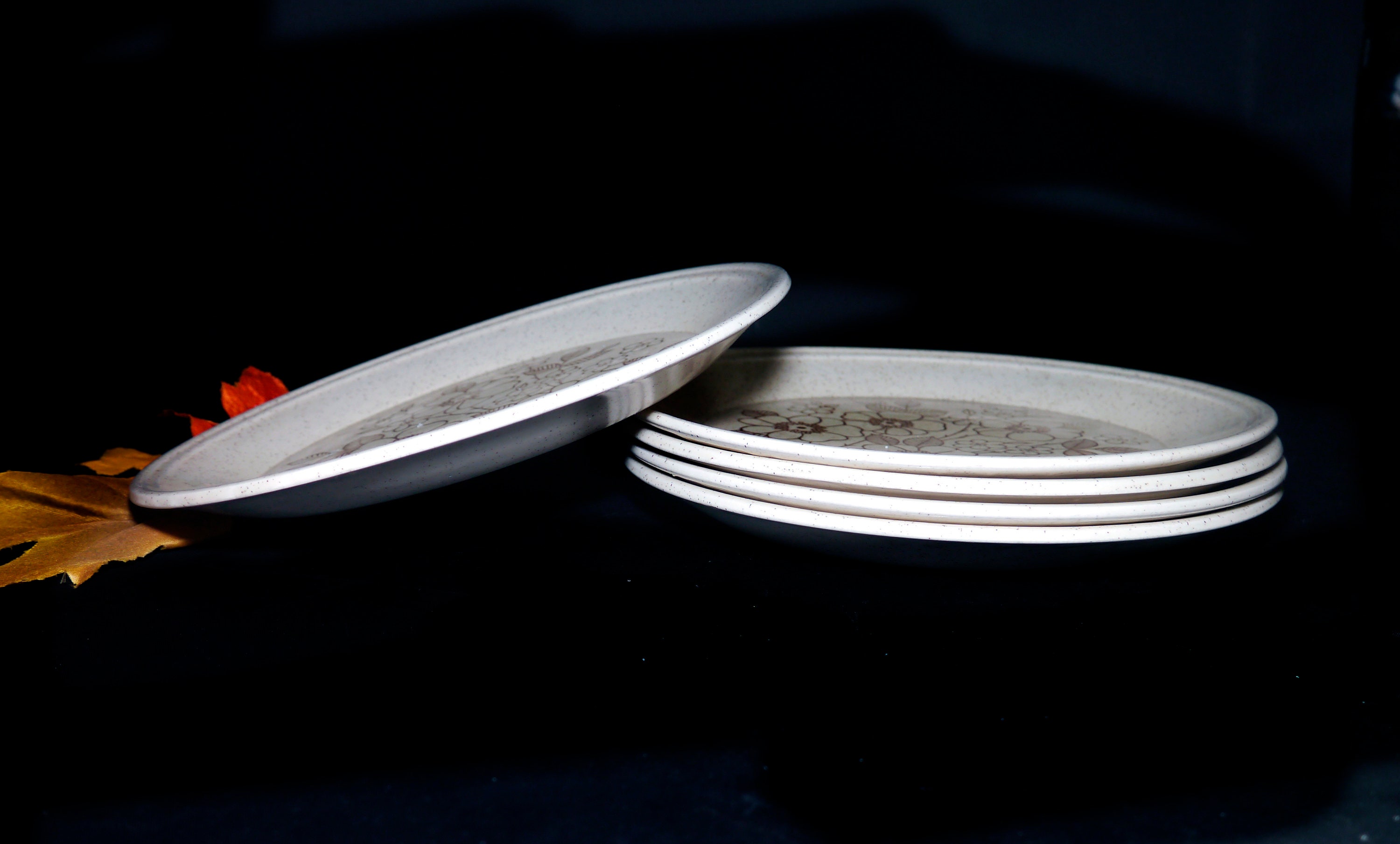 Five John Tams JOT3 stoneware dinner plates made in England.
