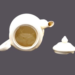 Wedgwood Patrician Four-cup Teapot. Wedgwood Queensware Made in England ...