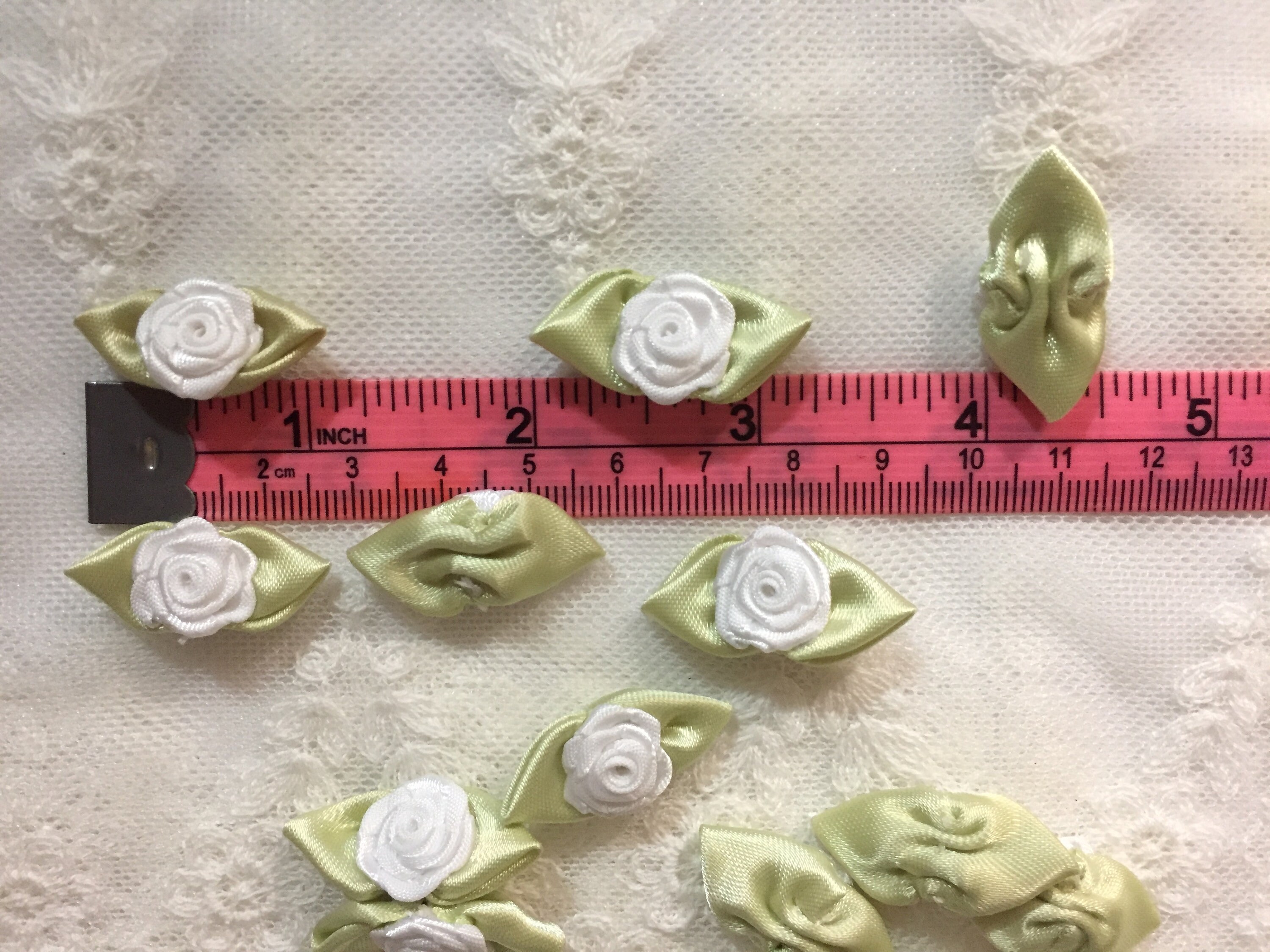 12pcs 1-1/8 White Ribbon Roses With Green Leaves White - Etsy