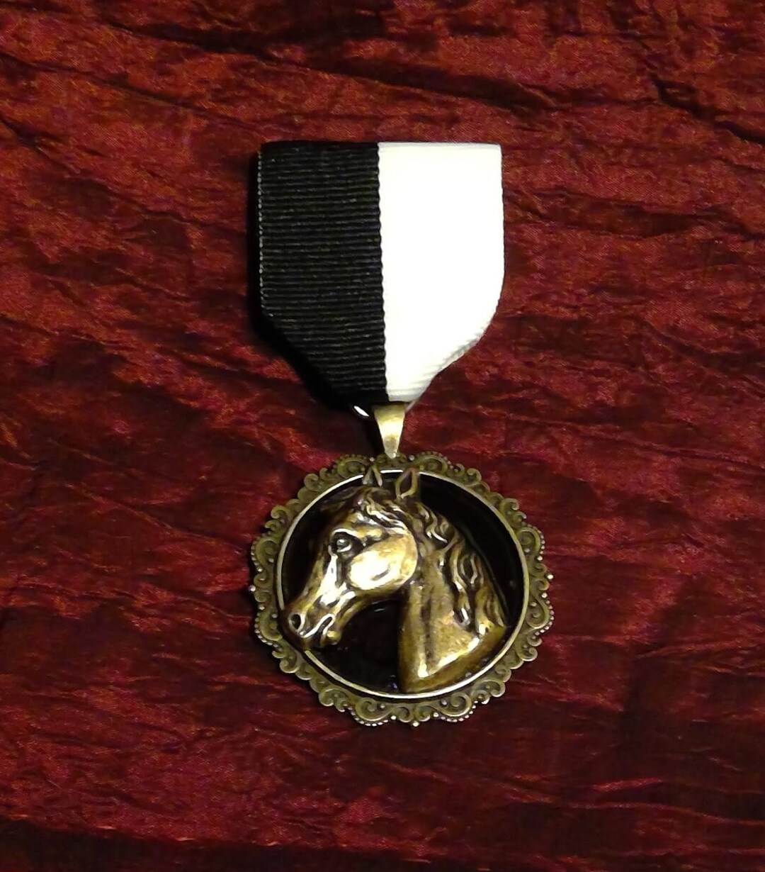 Knight Glory: Brass Horse / Chess Knight Medal Detailed Horse Head Set ...