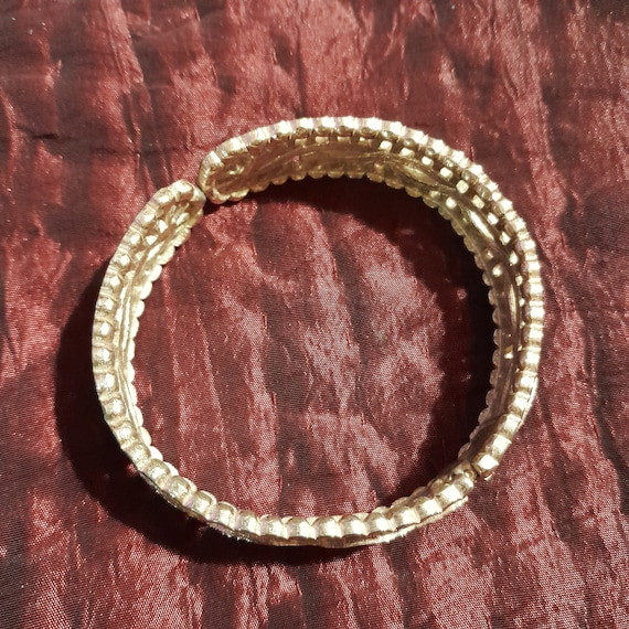 Vintage Monet Infinity Symbol Etched Lacy Golden Cuff… - Gem