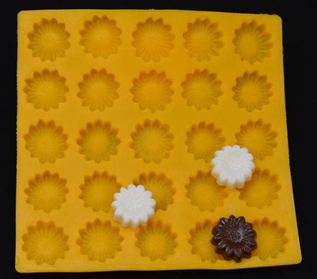1-1/4" Daisy Flexible Mold--daisy Cream Cheese Mint Mold, Butter Mints ...