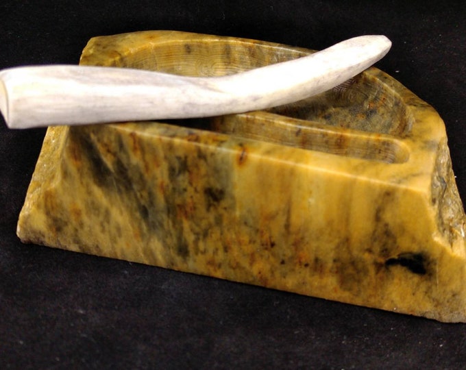 Qulliq, Oil Lamp, Traditional Inuit Lamp, Aboriginal Art, Arctic, Land ...