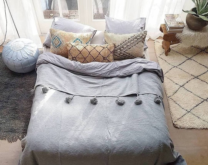 Blanket With Pom Poms Moroccan Blanket Bedspread Handmade Throw Pompoms ...