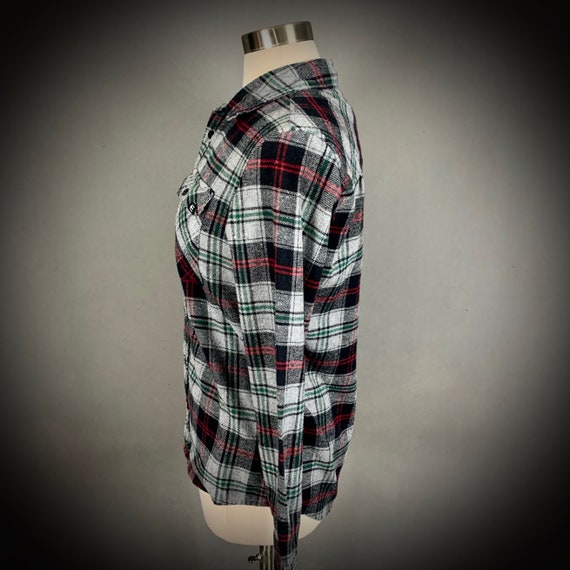 1990's Vintage Etnies Long Sleeve Skate Flannel - Gem