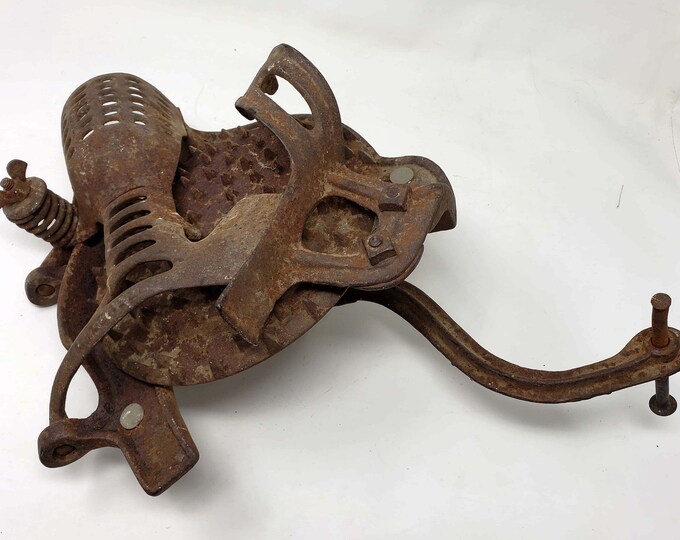 Antique Cast Iron Corn Husker, Black Hawk Corn Sheller With Handle ...