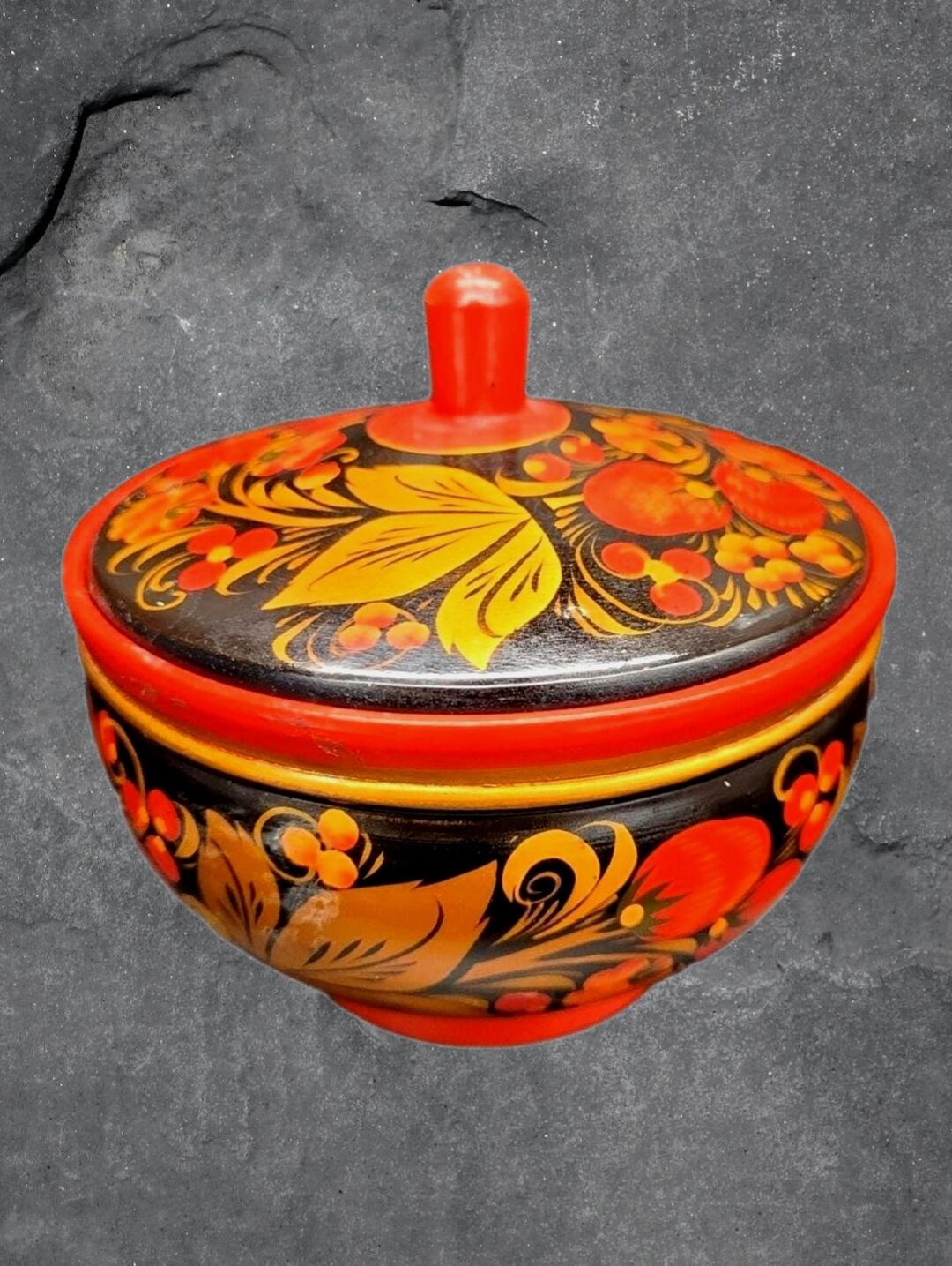 5 Inch Hand Painted Lacquered Round Trinket Lidded Box / Red, Gold ...