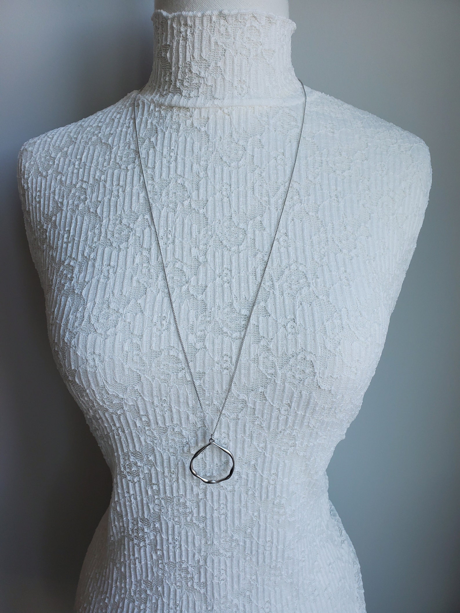 Simple Geometric Wave O Ring Pendant Long Necklace With Silver or Gold ...