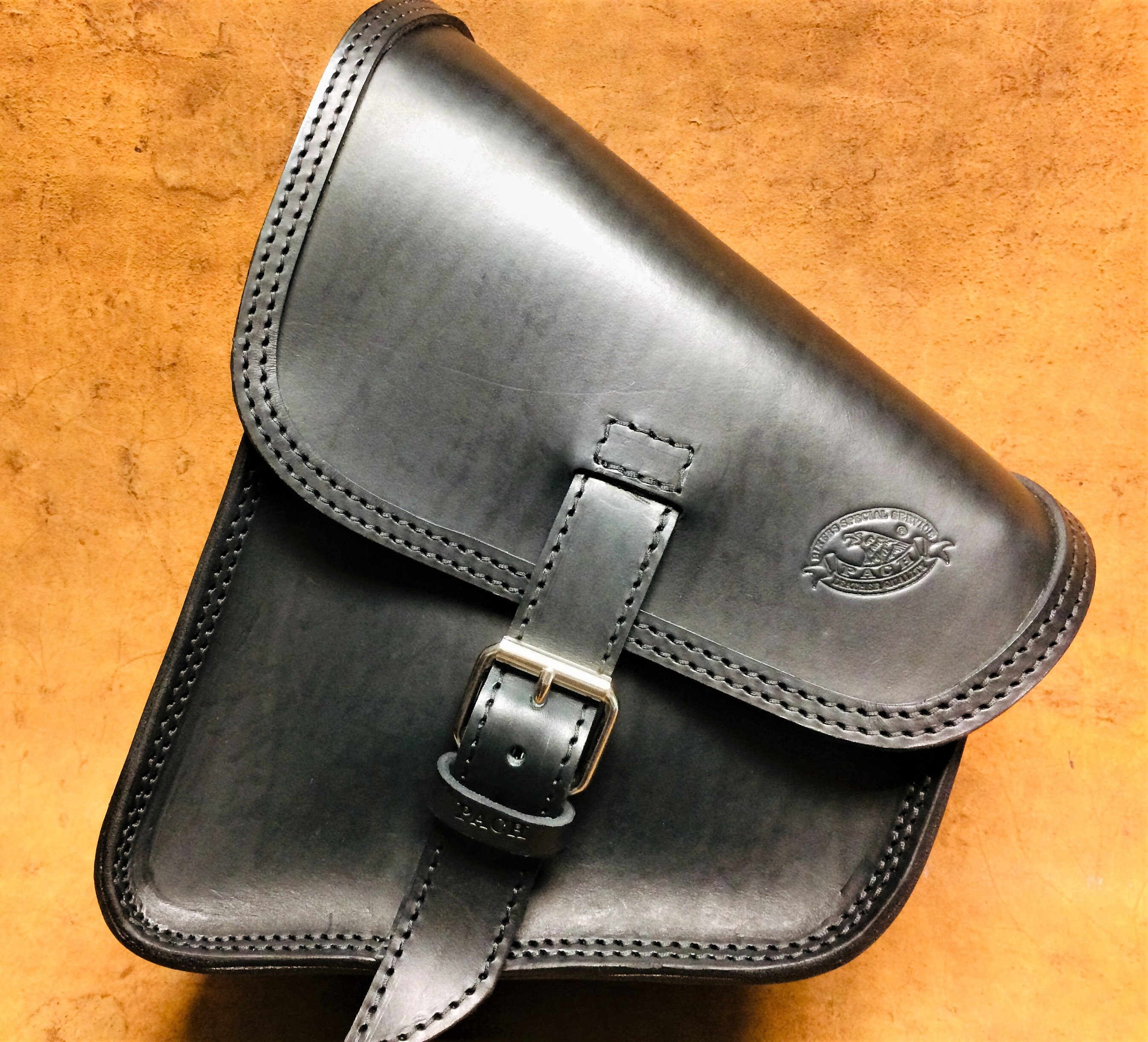 SOFTAIL bag, Harley custom motorcycle side, 4mm bull leather. ACCIAIO ...