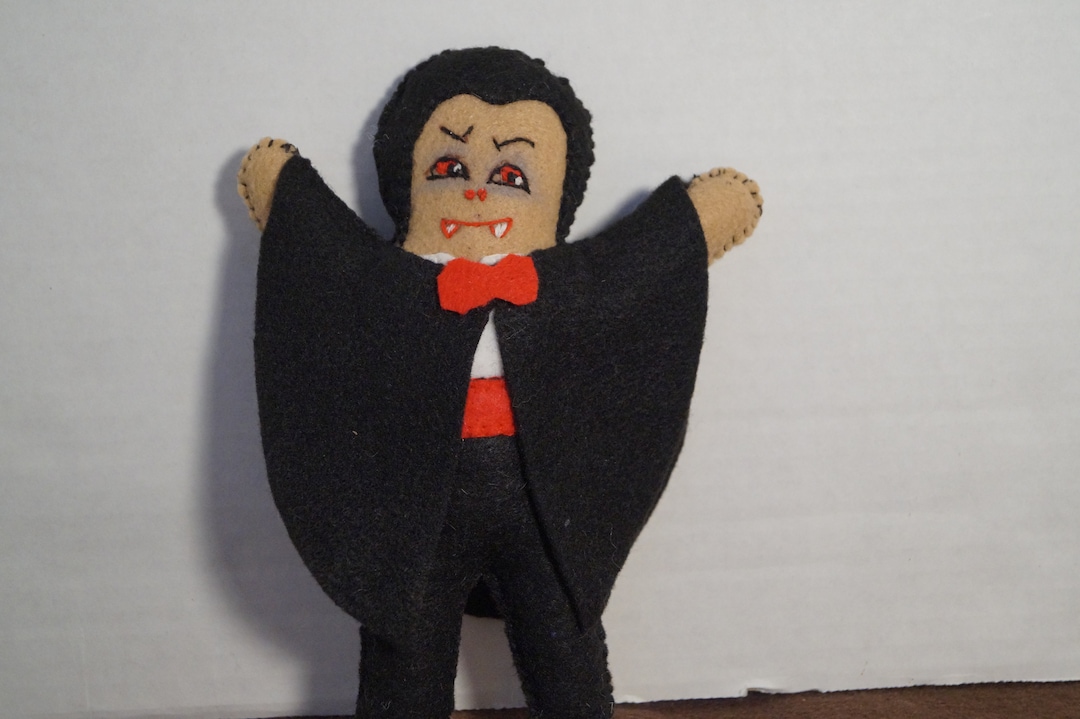 Small Felt Halloween Vampire Doll - Etsy
