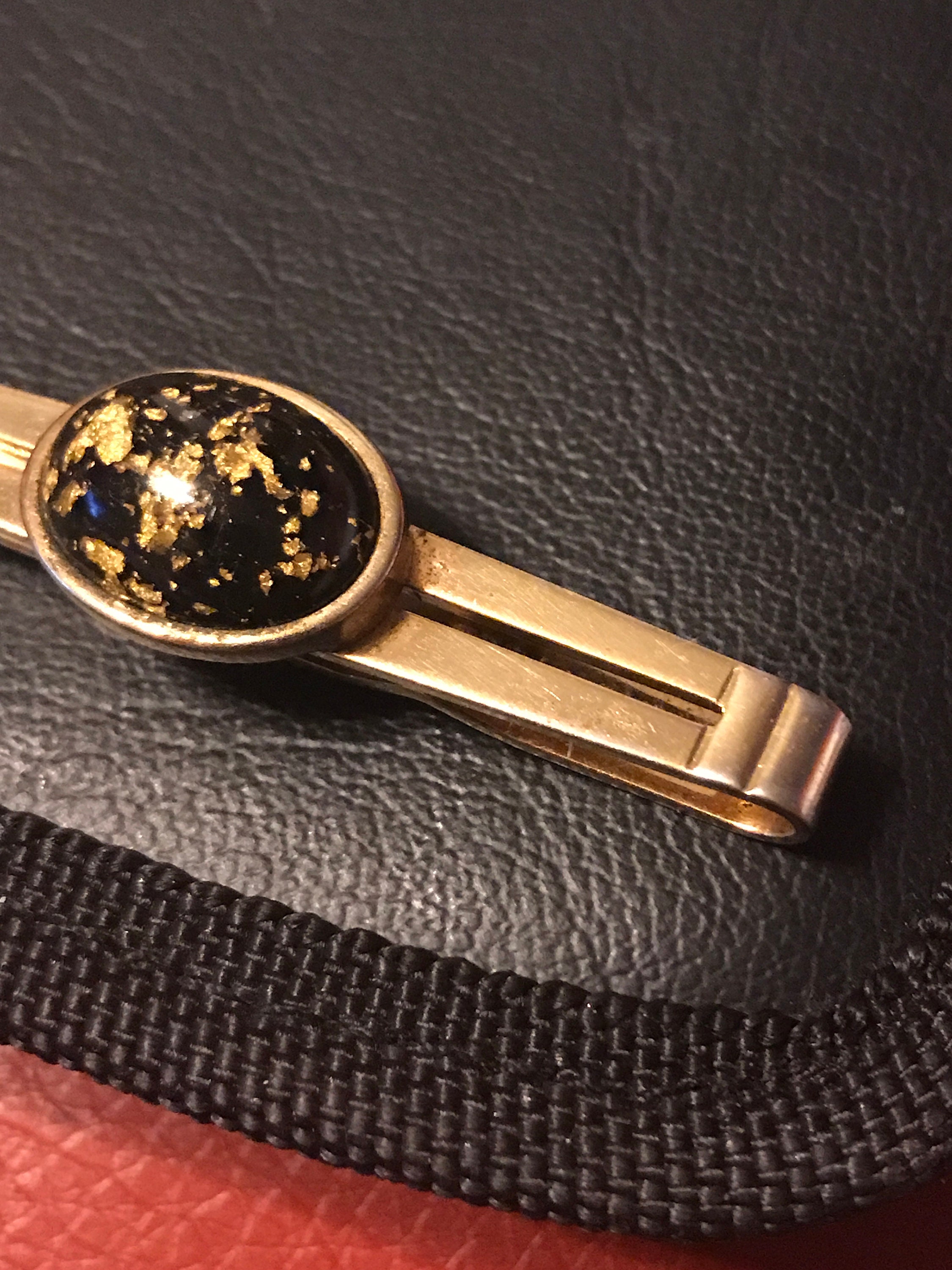 Vintage Anson Gold Tone Gold Flakes Lucite Tie Clip-vintage Men ...