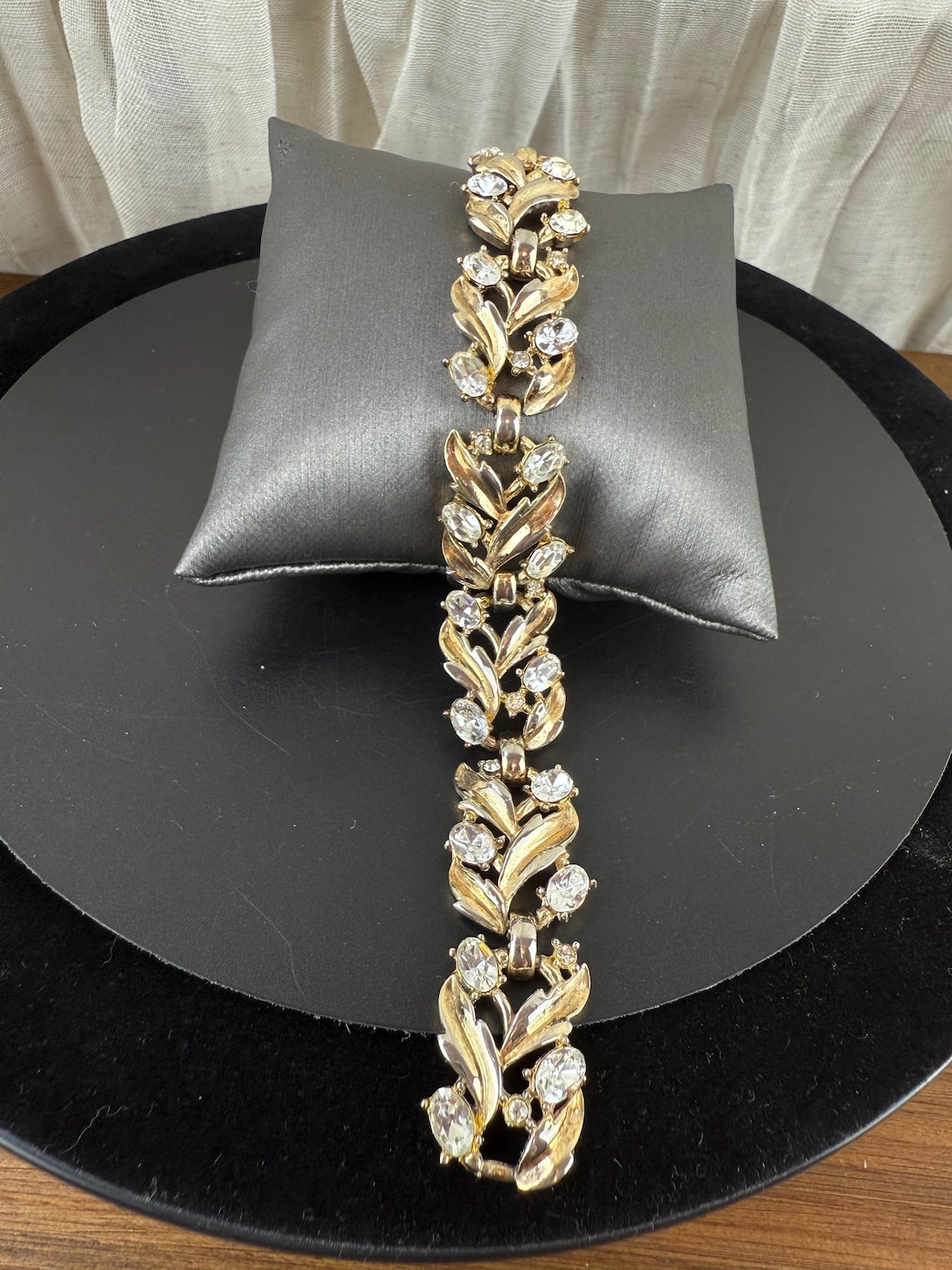 Vintage Crown Trifari Gold-tone Leaf Rhinestone Bracelet – Mid-century ...