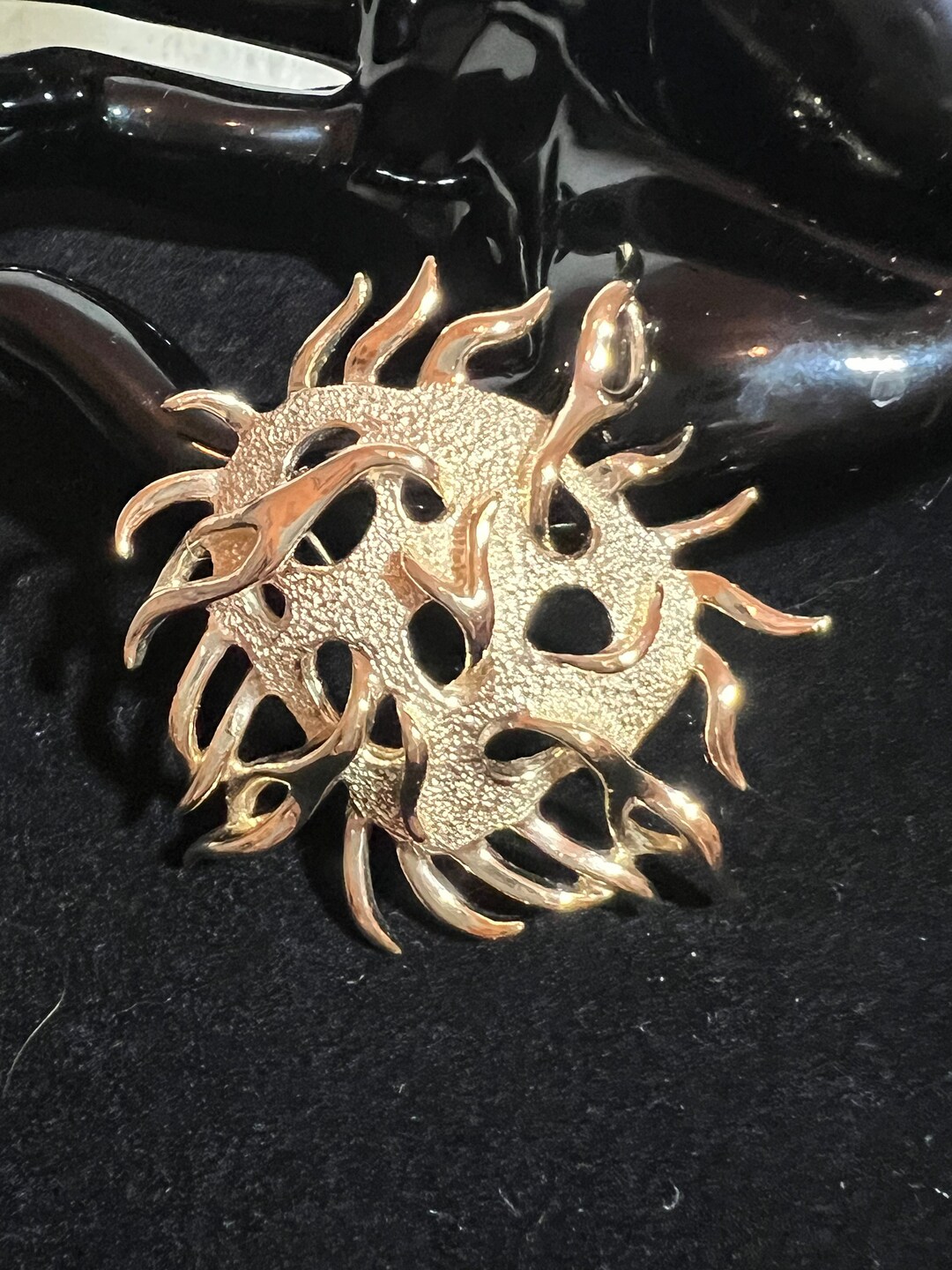 Vintage Sarah Coventry 3D Spiky Sea Anemone Modernist Textured Gold ...