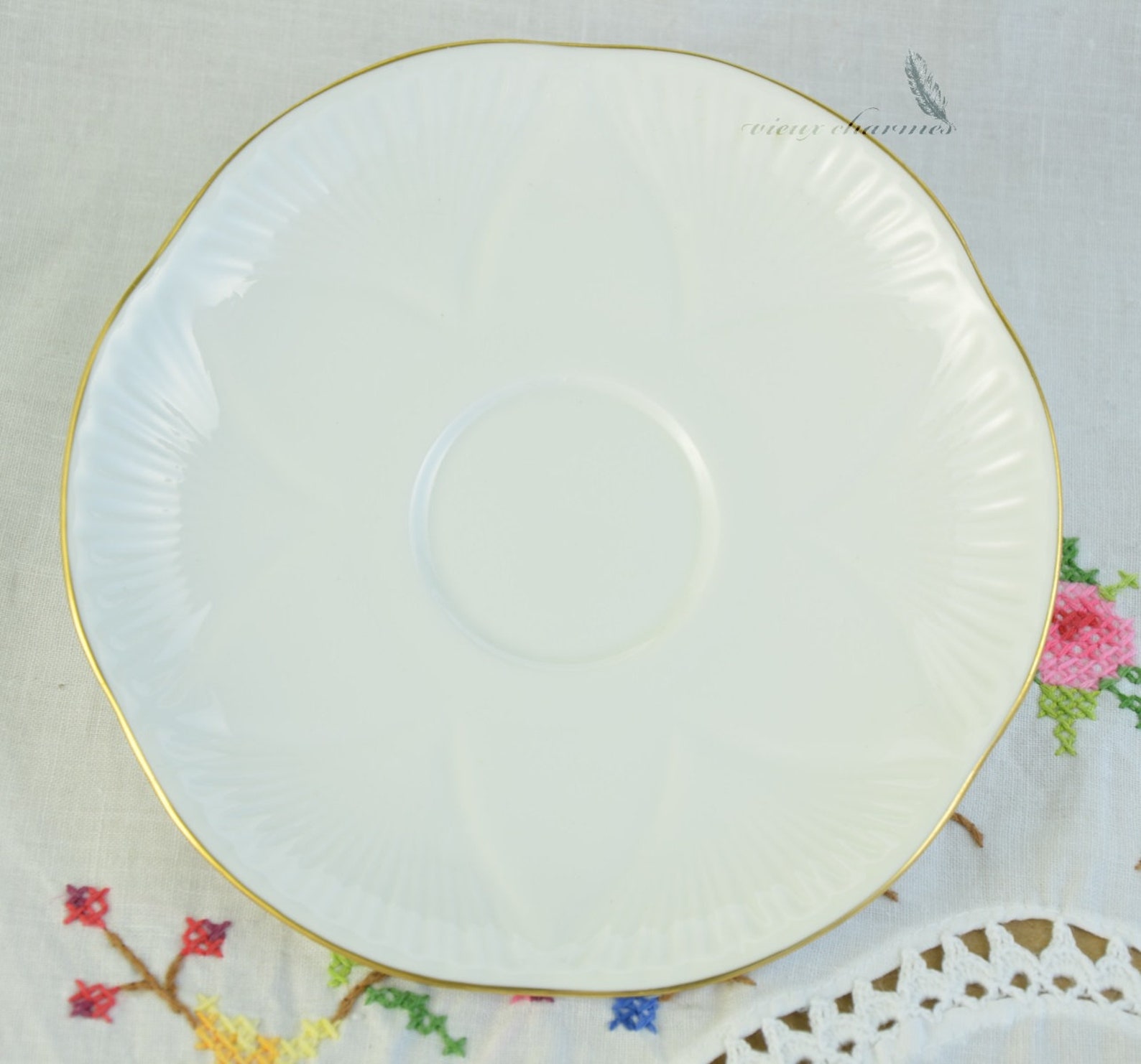 Shelley White Dainty Cup and Saucer - Etsy Canada