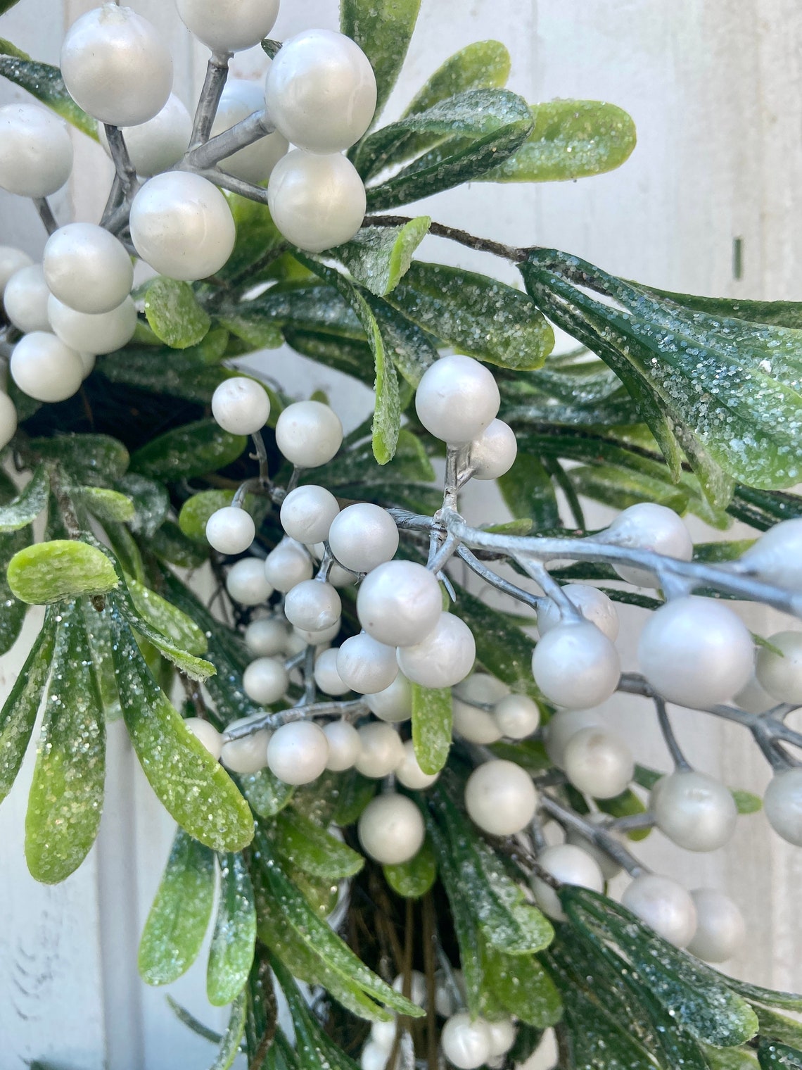 22-24 Diameter Round Glittered Green Mistletoe and White - Etsy