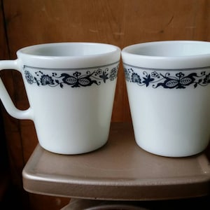 Vintage Pyrex Mugs Old Town Blue/ Old Town Blue Pyrex Mugs/ Set of ...