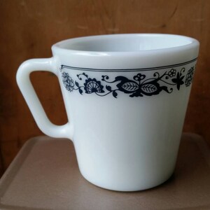 Vintage Pyrex Mugs Old Town Blue/ Old Town Blue Pyrex Mugs/ Set of ...